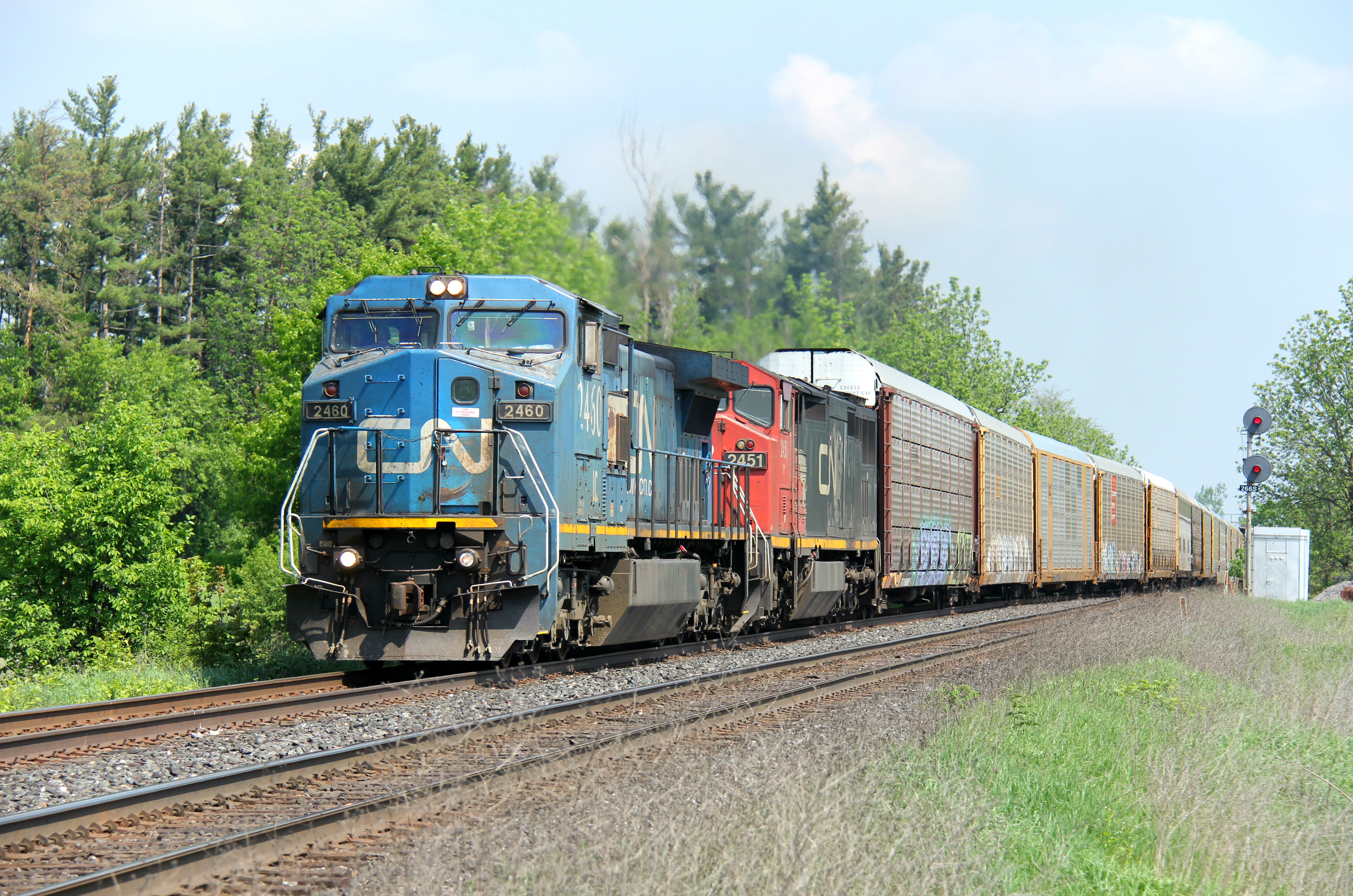 Railpictures.ca - Kevin Flood Photo: A great classic lash-up heads west on the Halton Sub out of ...