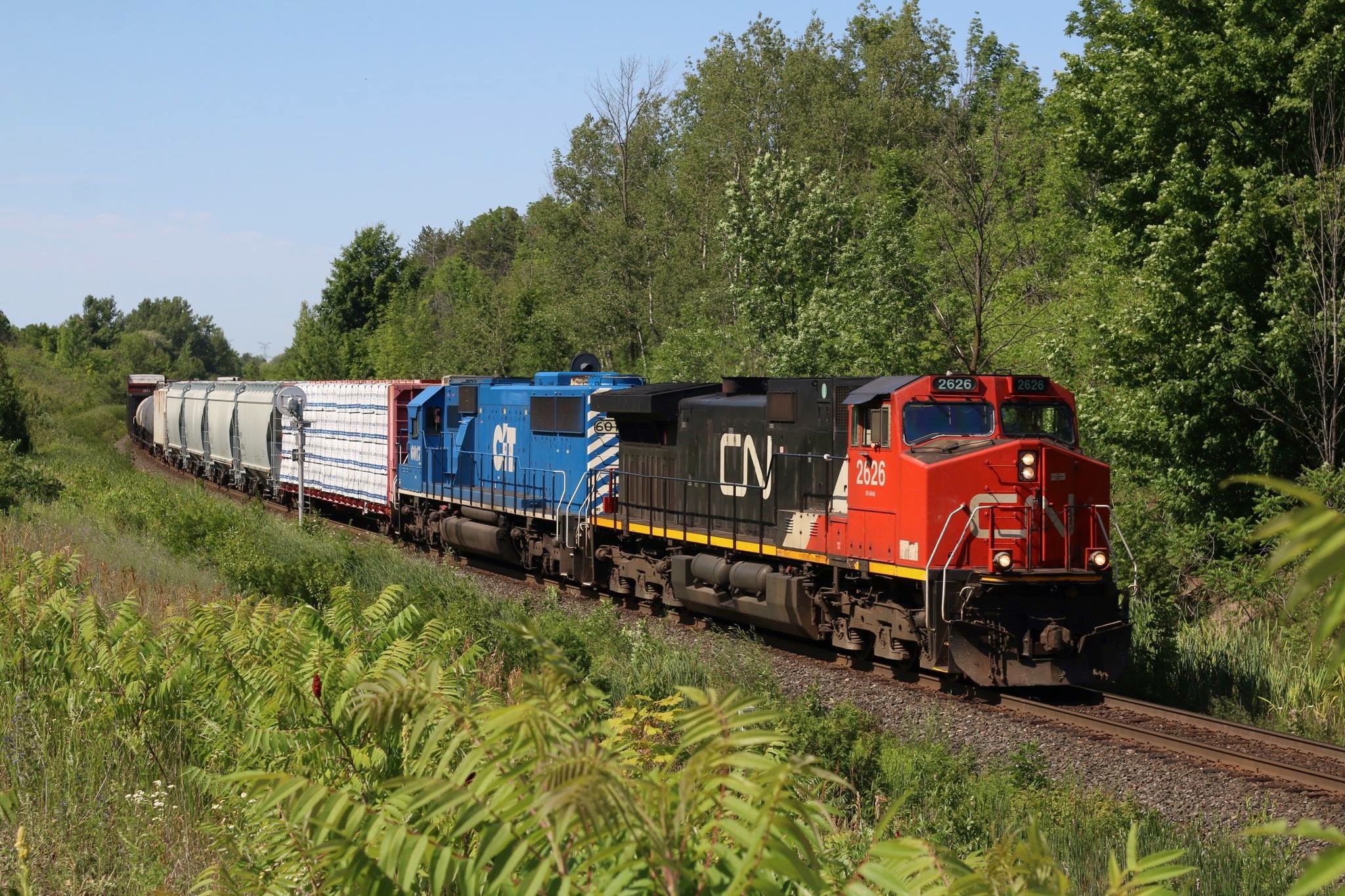 Railpictures.ca - Marcus W Stevens Photo: CN train 383 has CITX SD60 6017, formerly a SOO Line ...