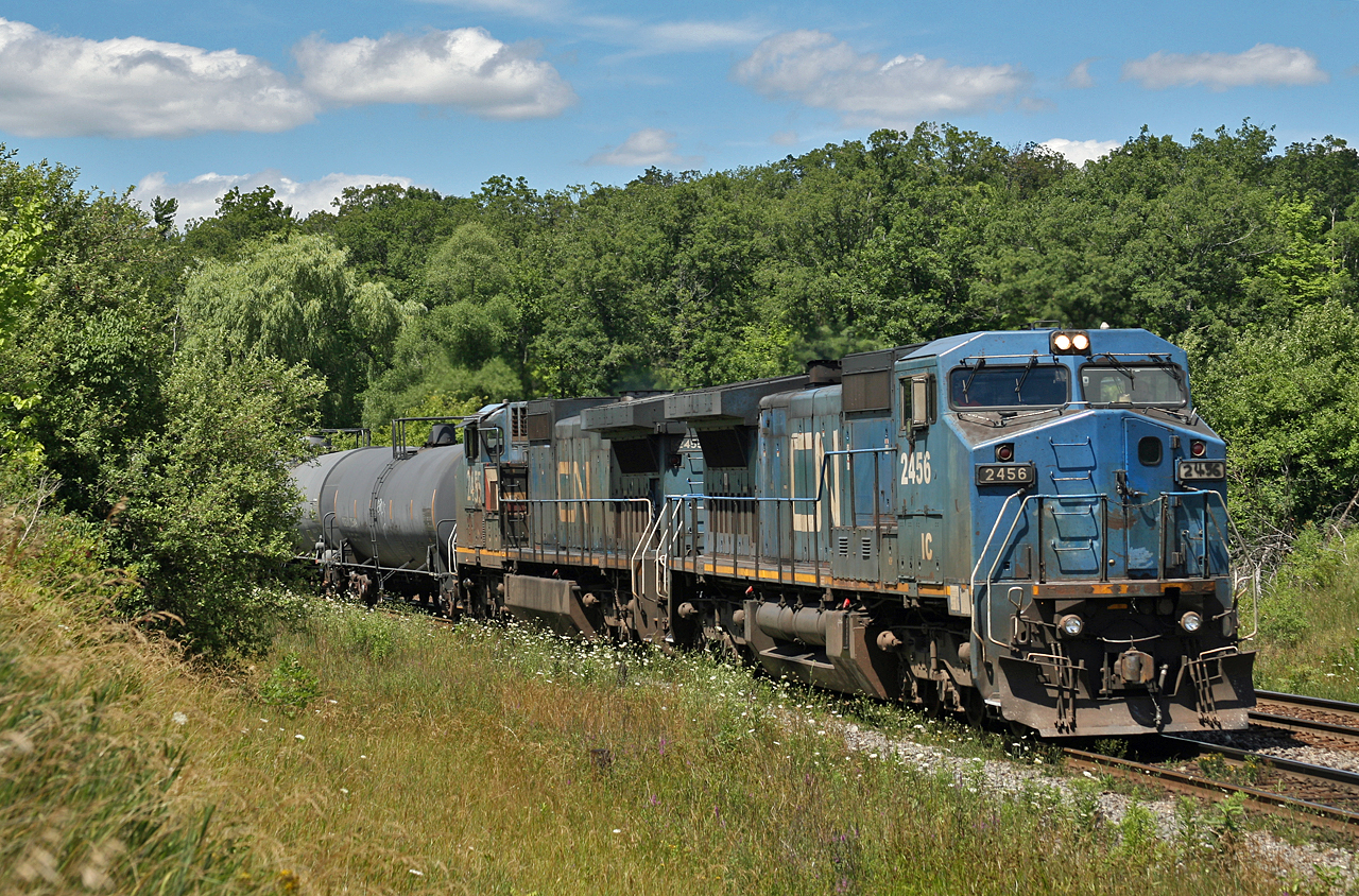 Railpictures.ca - Rob Eull Photo: IC 2456 and IC 2455, both retaining their LMS/Conrail blue ...