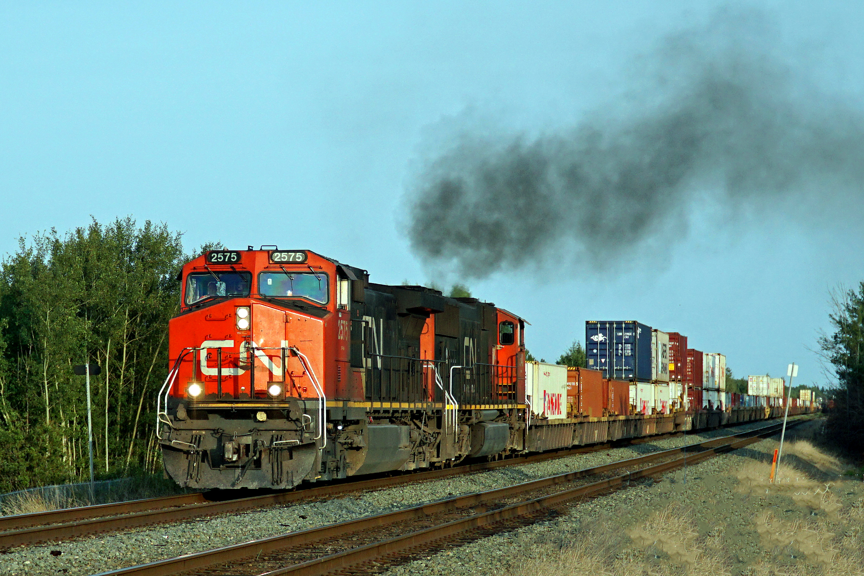 Railpictures.ca - colin arnot Photo: Dash9-44CW CN 2575 and SD75I CN 5640 restart westward from ...