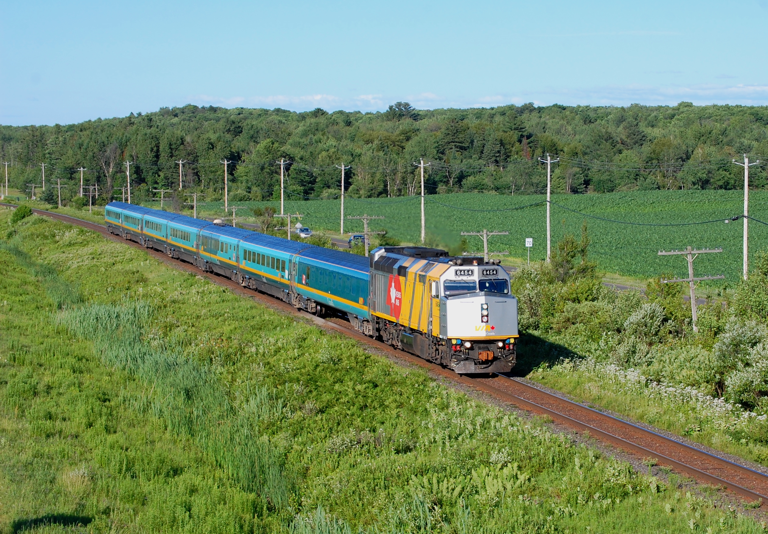 Railpictures.ca - Alexandre Boucher Photo: VIA 29 led by a F40PH-3 numbered 6454 with VIA’s ...