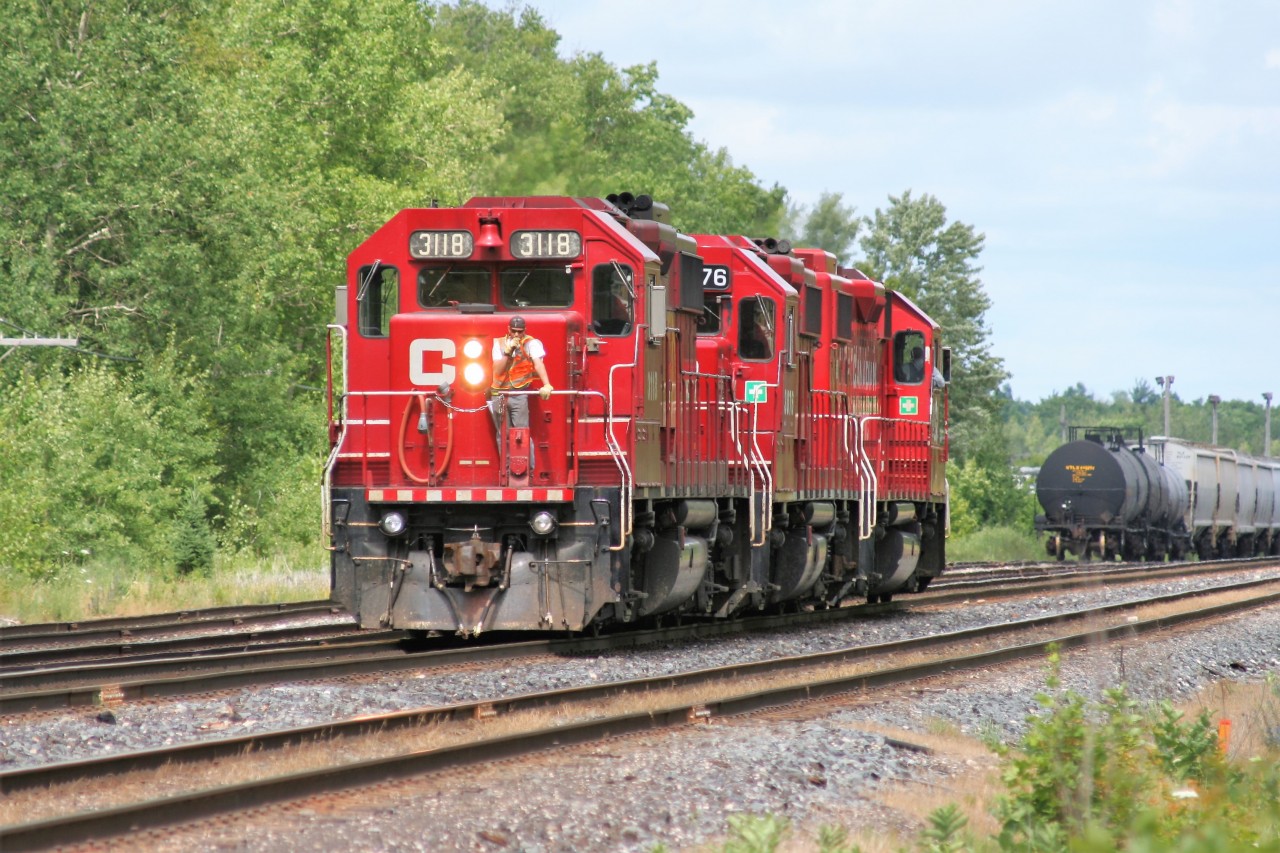 Railpictures.ca - Jason Noe Photo: Canadian Pacific train T69 is seen switching at Guelph ...