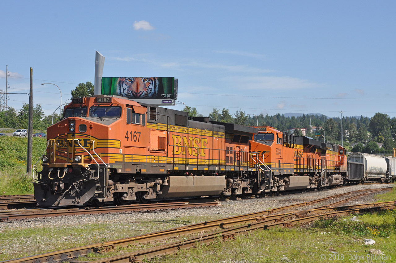 Railpictures.ca - John Pittman Photo: BNSF orange and green gets called Pumpkin – BNSF orange ...