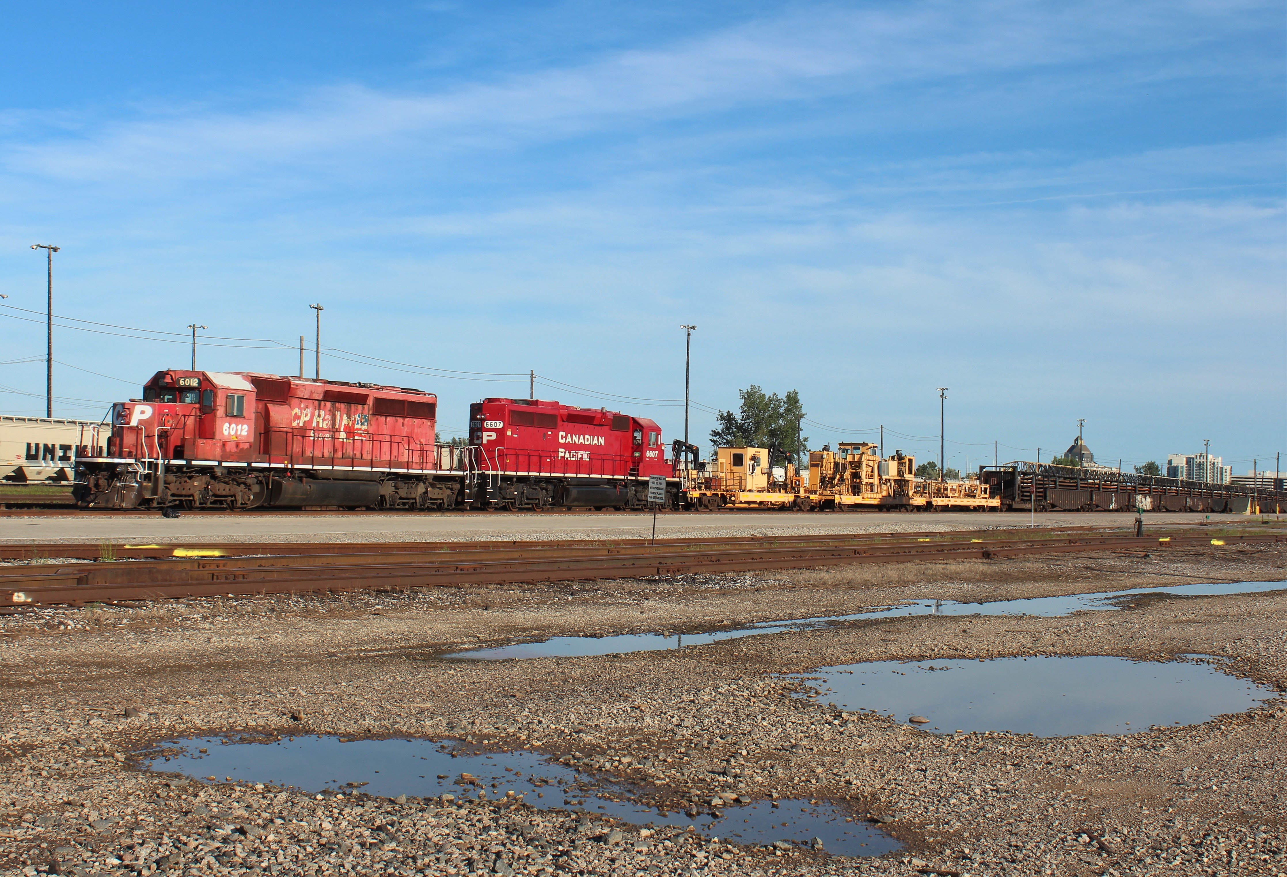 Railpictures.ca - Paul Santos Photo: A pair of SD40-2′s pull in with a work/rail train to lay up ...