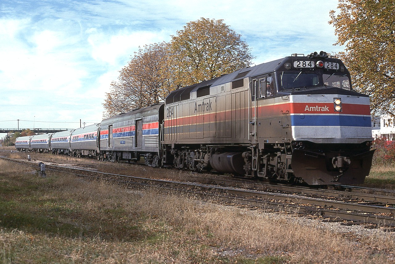 Railpictures.ca - A.W.Mooney Photo: “New” power on the short lived Niagara Rainbow Windsor to ...