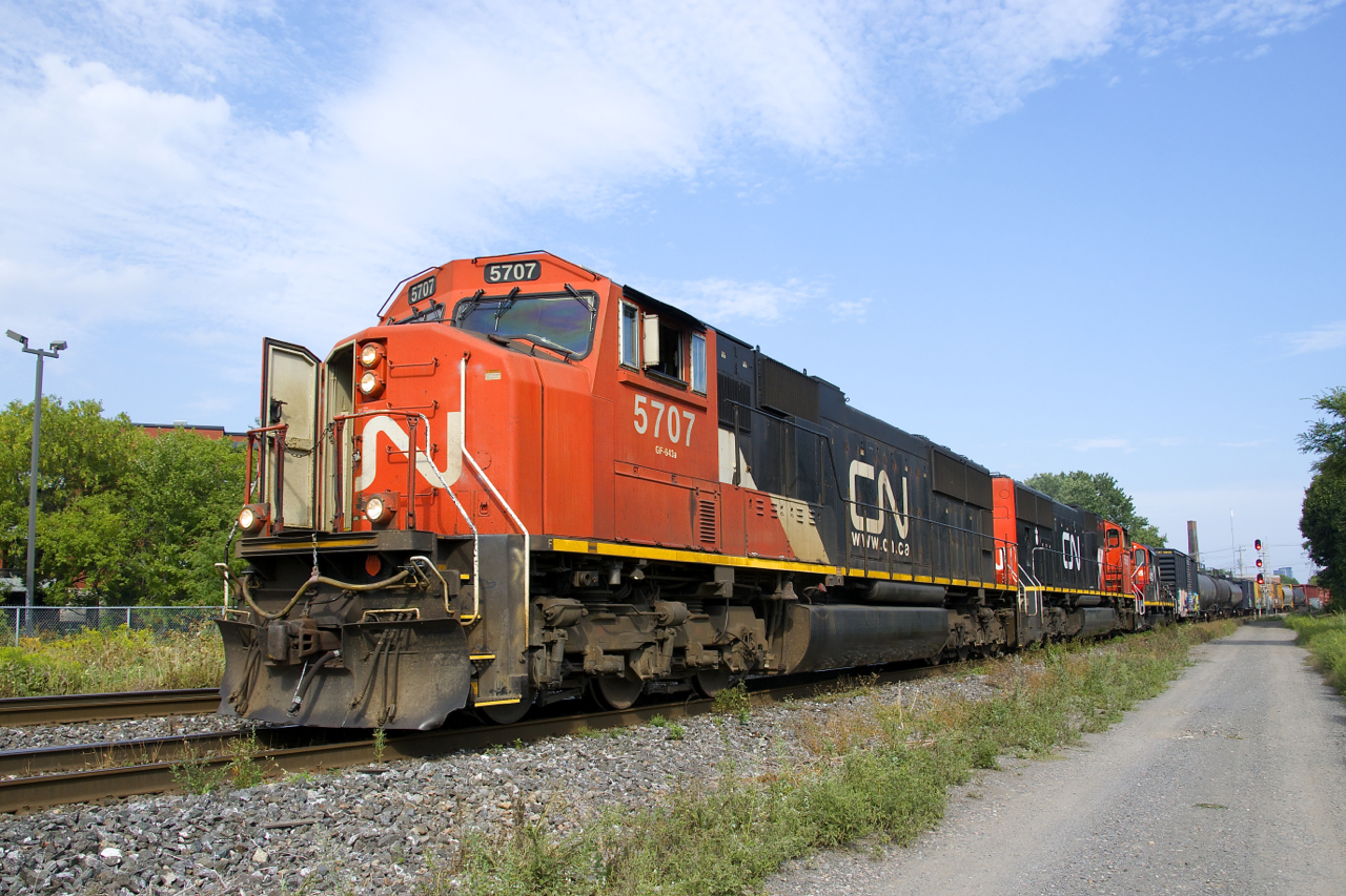 Railpictures.ca - Michael Berry Photo: A pair of SD75I’s and a GP9 (CN 5707, CN 5667 & CN 4115 ...