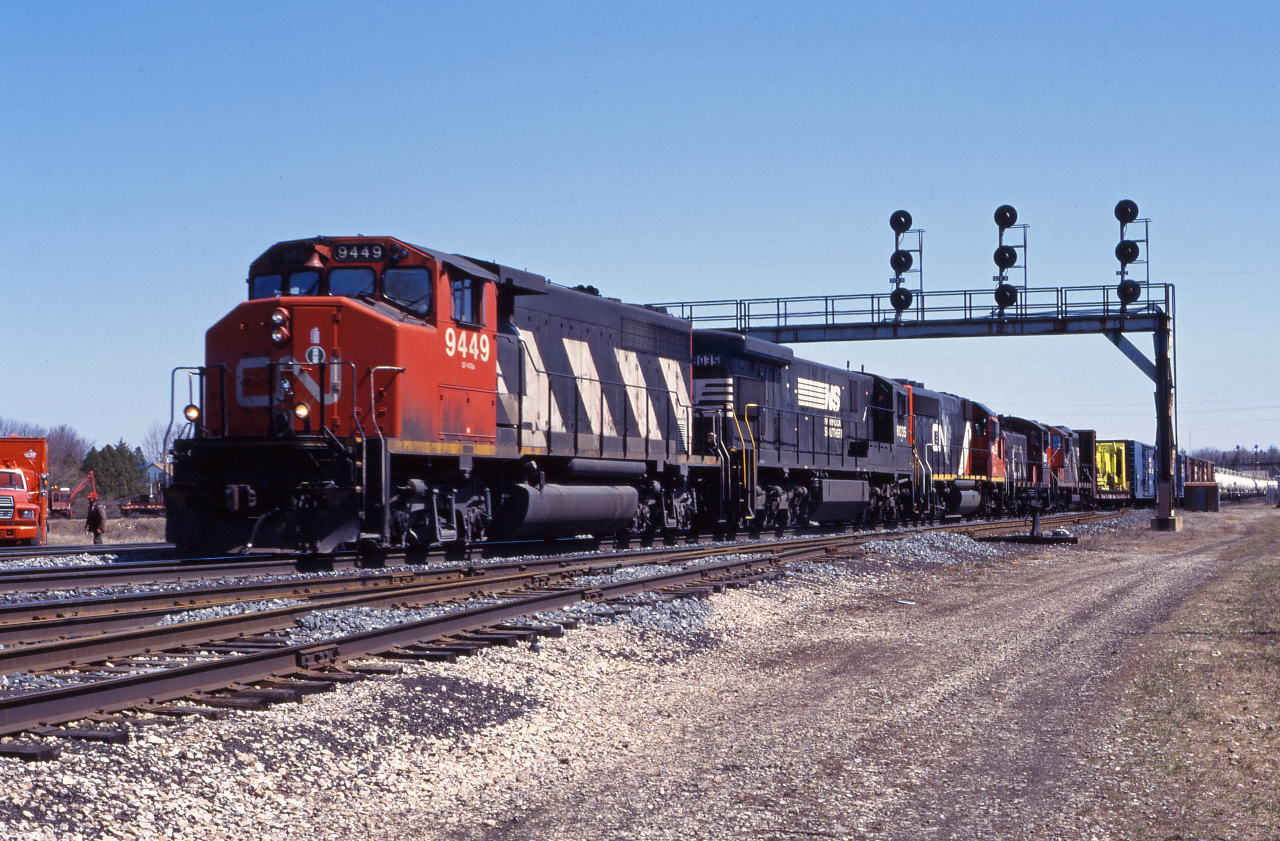 Railpictures.ca - Doug Page Photo: Having caught this train near Copetown, I quickly headed over ...