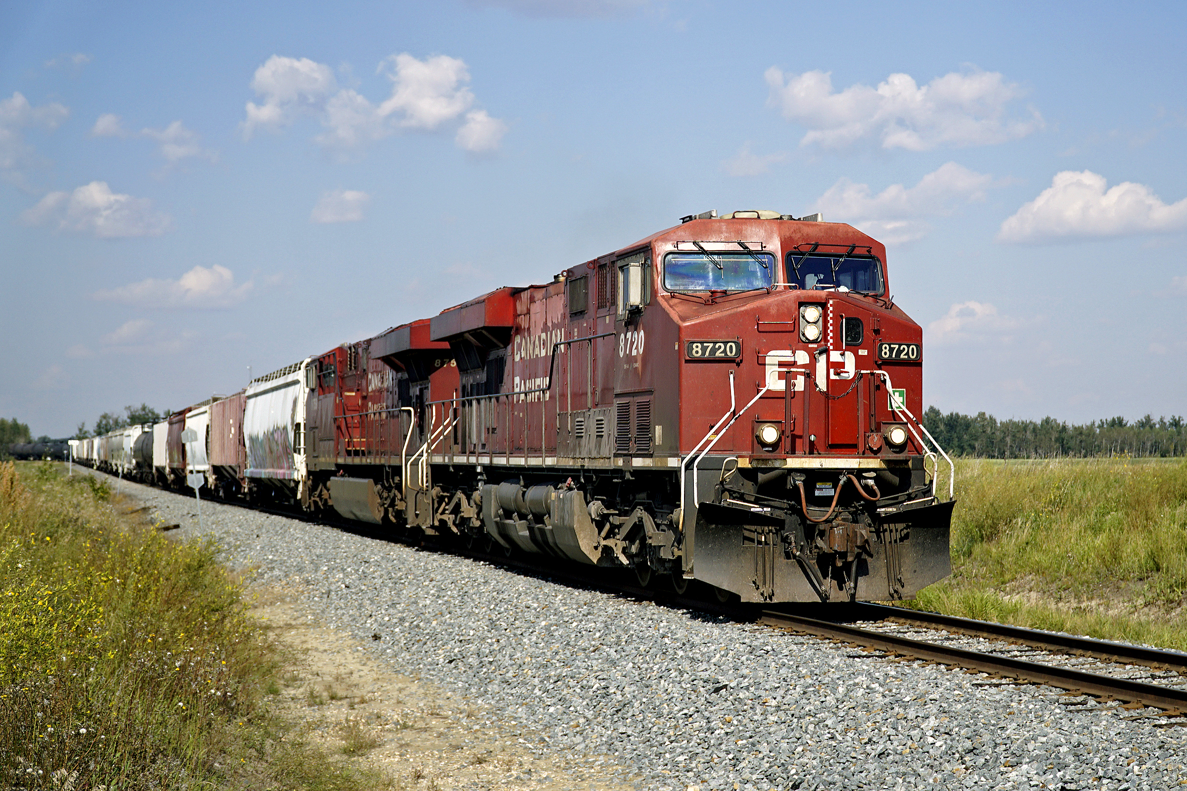 Railpictures.ca - colin arnot Photo: A pair of ES44ACs, Cp 8720 and CP 8759 head south away from ...