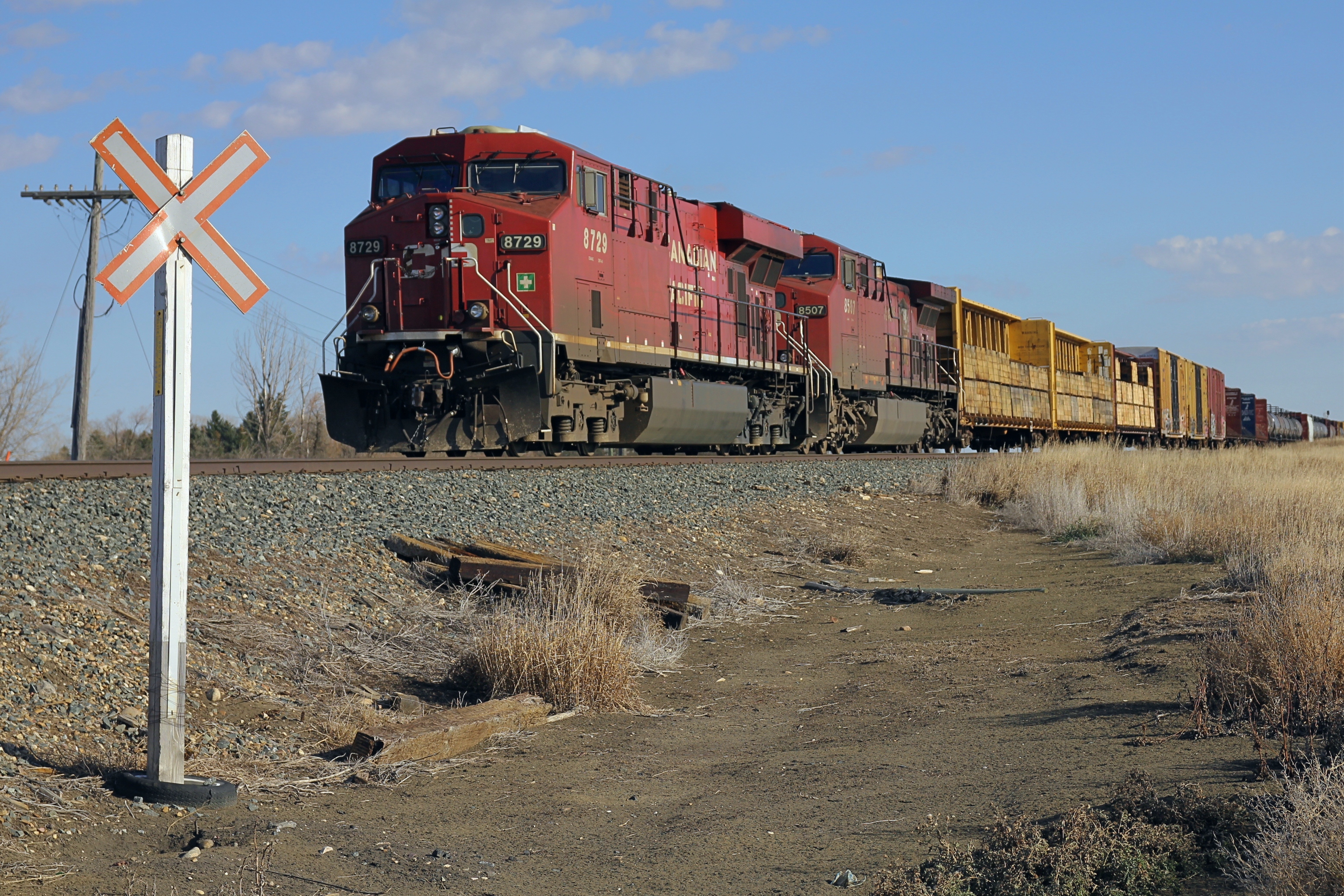 Railpictures.ca - J. Humphreys Photo: CP 8729 leading CP 8507 sits on the Weyburn sub waiting ...