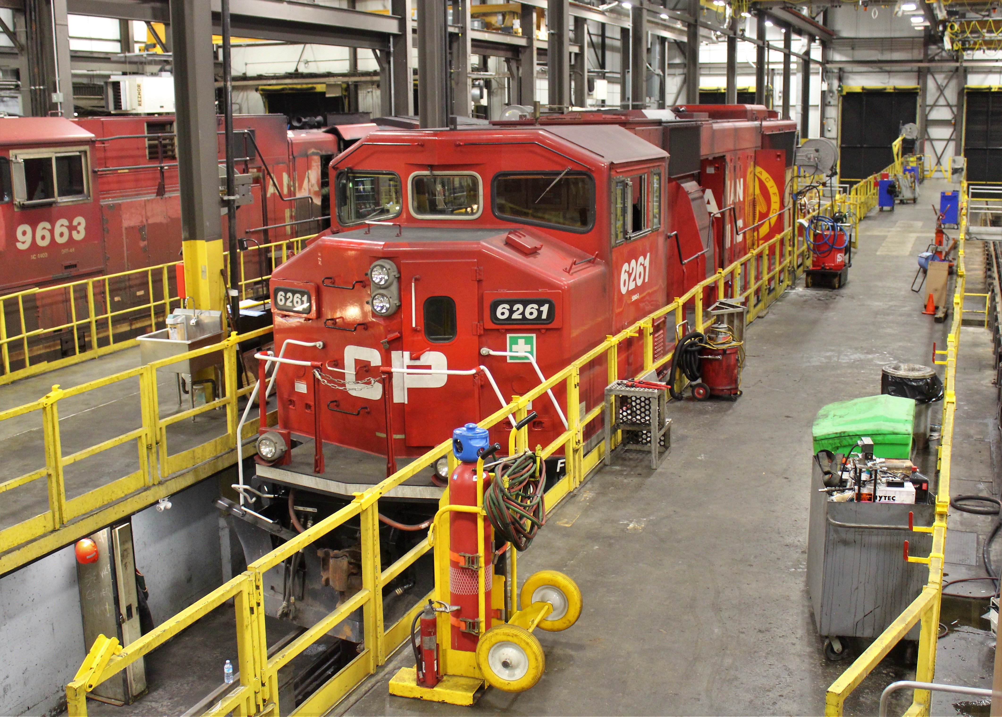 Railpictures.ca - Paul Santos Photo: The only SD60M out of the 5 on the roster that has the “new ...