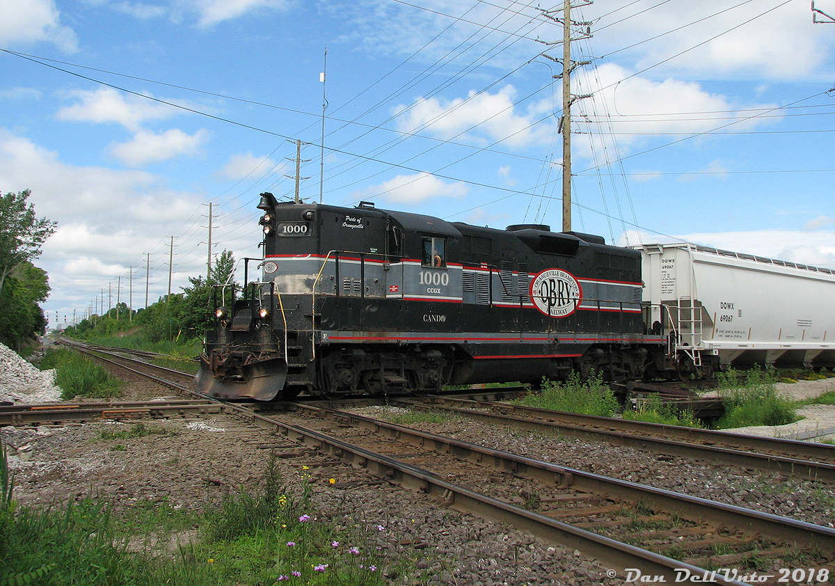 Railpictures.ca - Dan Dell'Unto Photo: A sunny Spring afternoon finds CCGX 1000 thumping over ...