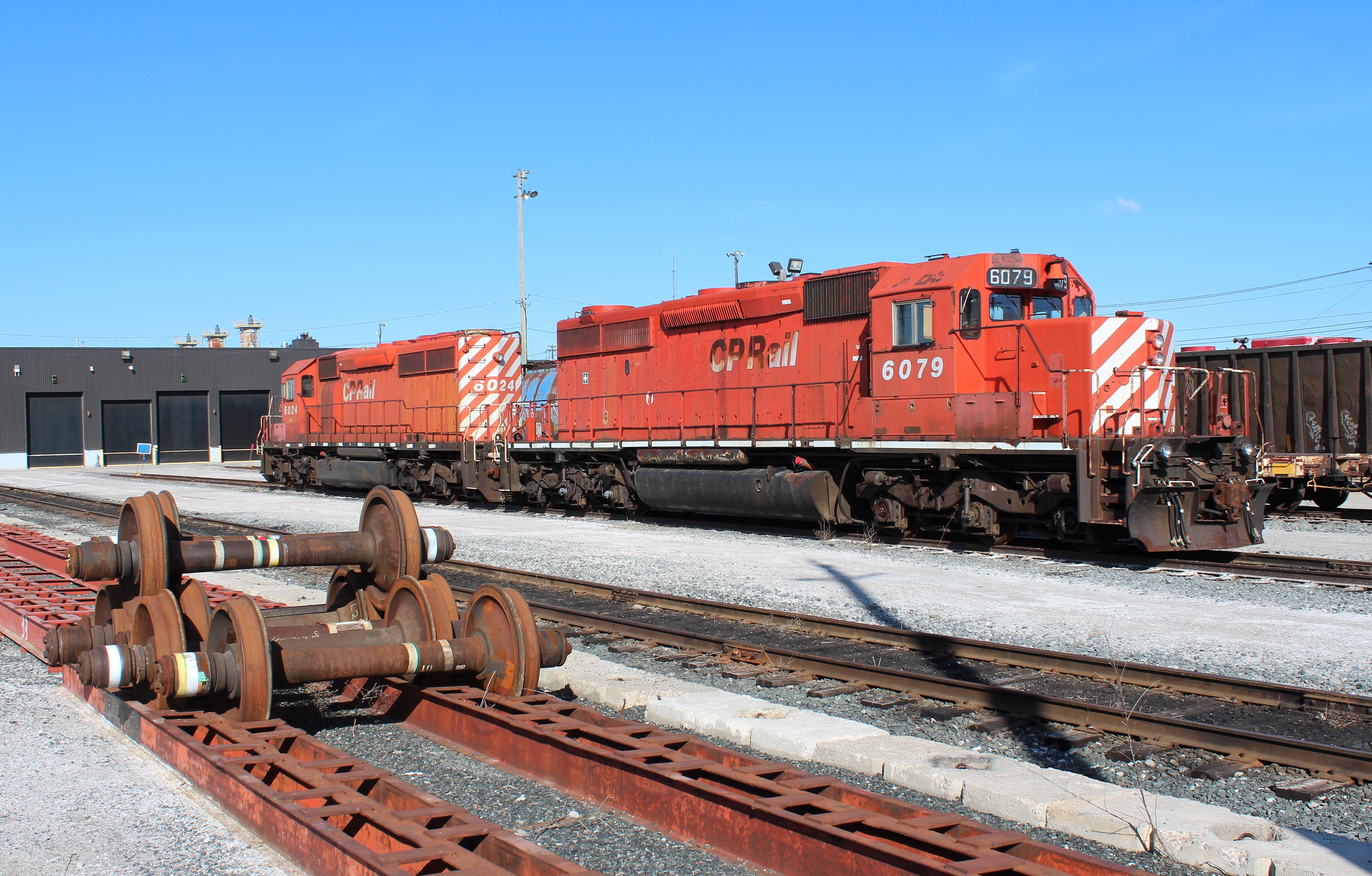 Railpictures.ca - Paul Santos Photo: A pair of stored SD40-2′s at the west end of plant #2. The ...