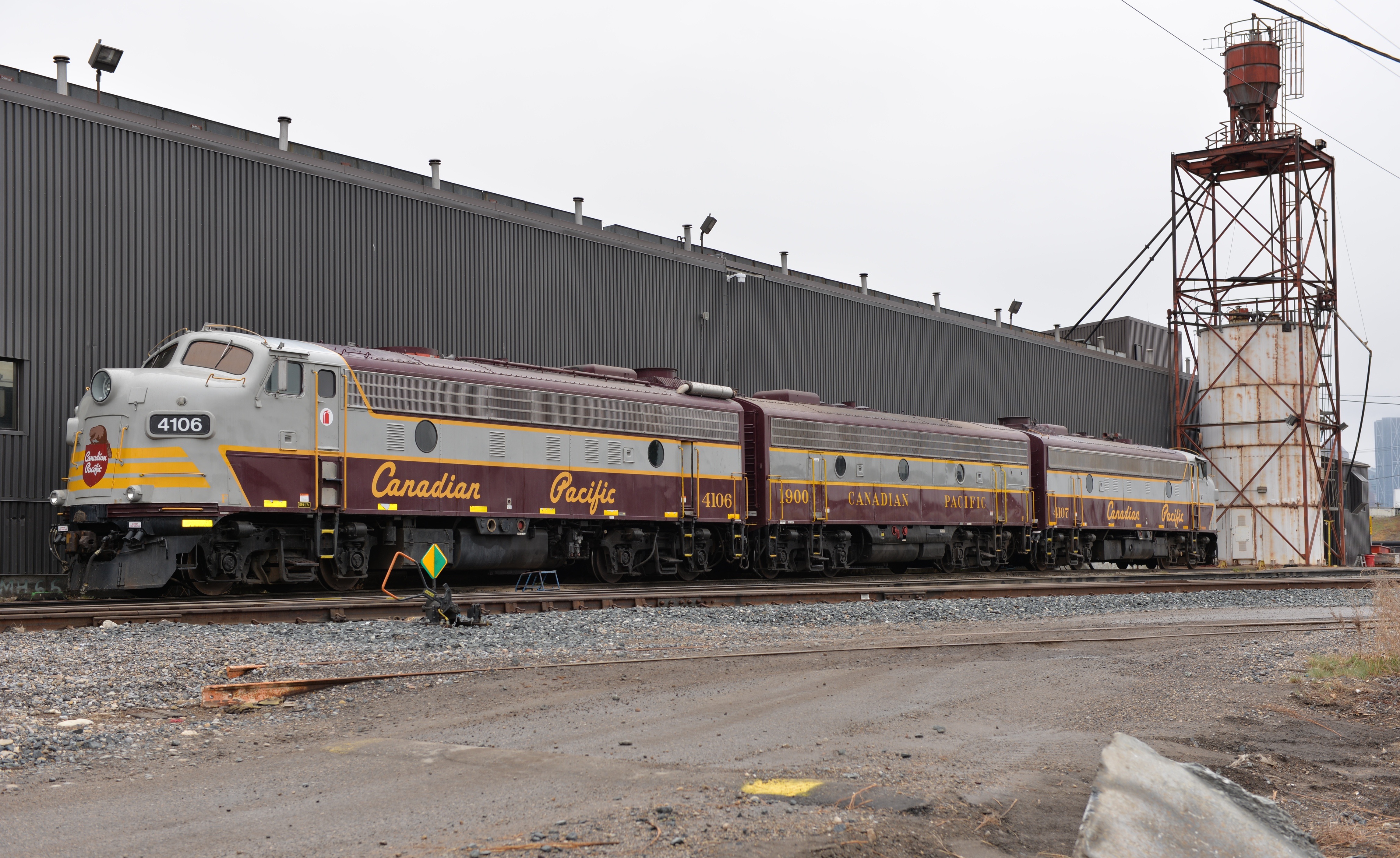 Railpictures.ca - Dave Turcotte Photo: Canadian Pacific EMD FP9A’s 4106 and 4107 lashed together ...