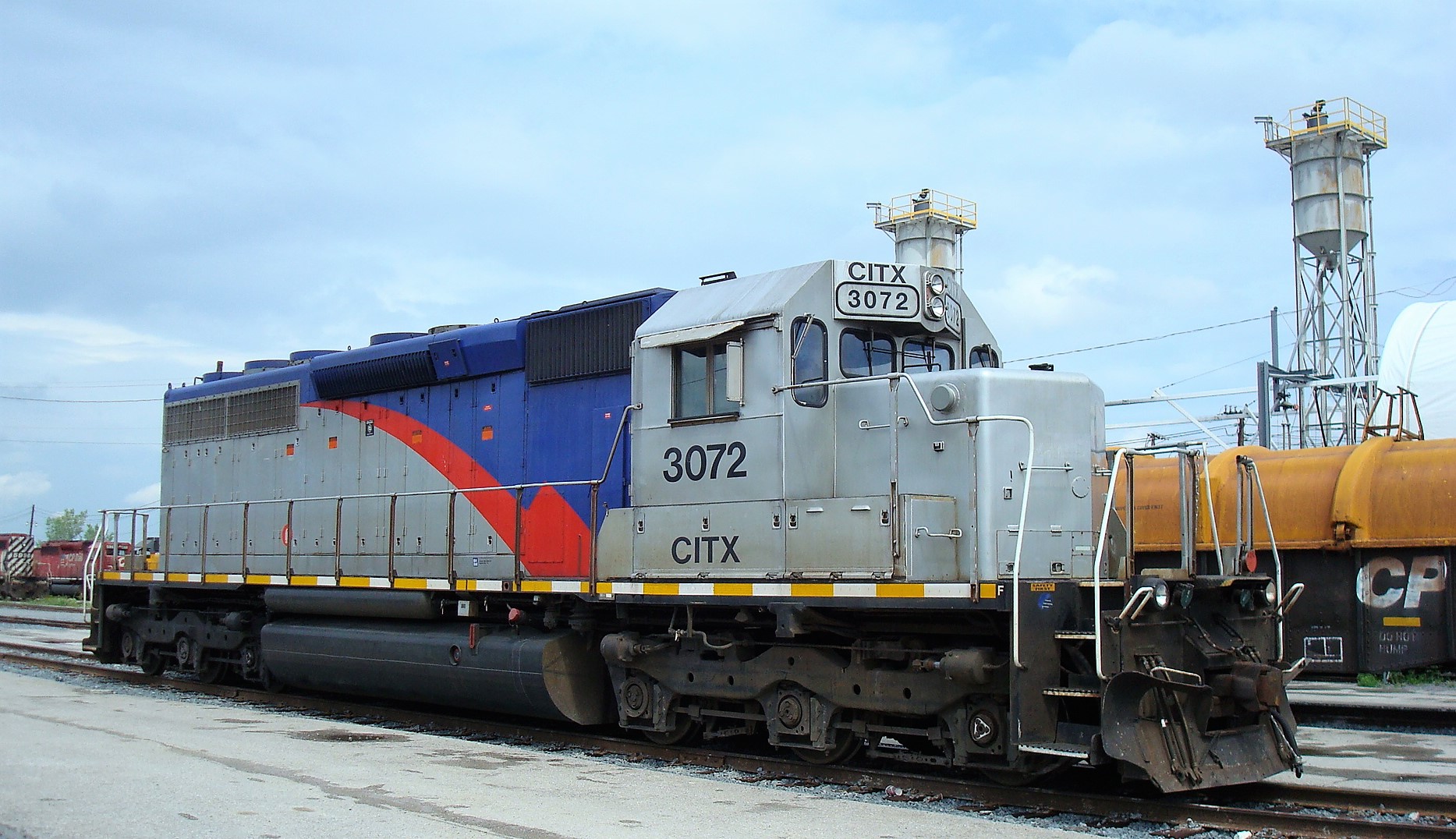 Railpictures.ca - Paul Santos Photo: Former Chicago North Western SD40 rebuilt to dash 2 ...