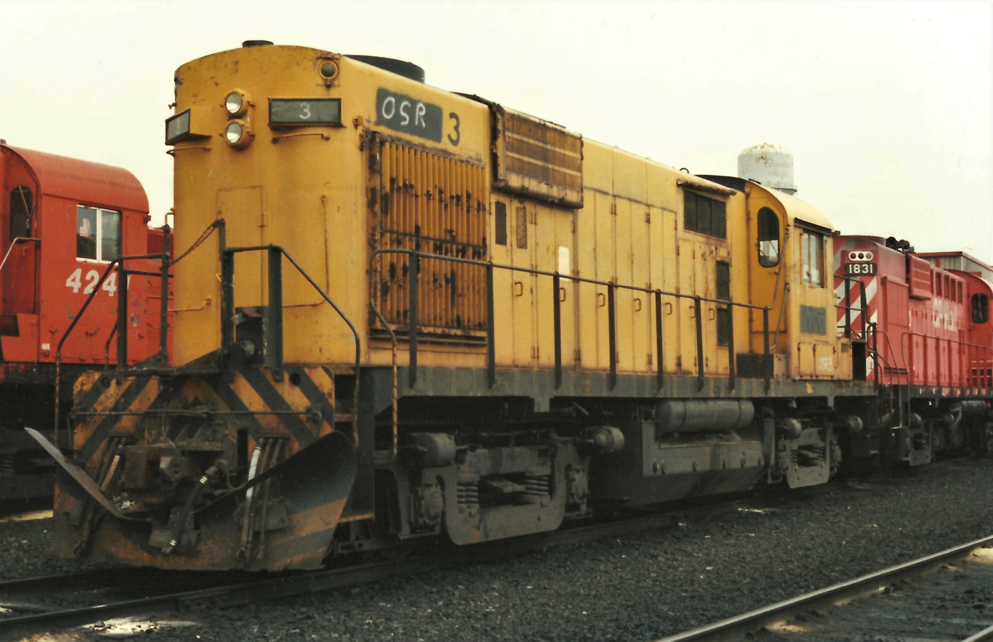 Railpictures.ca - Paul Santos Photo: Ontario Southland Alco RS18u coupled to a CP RS18u at ...