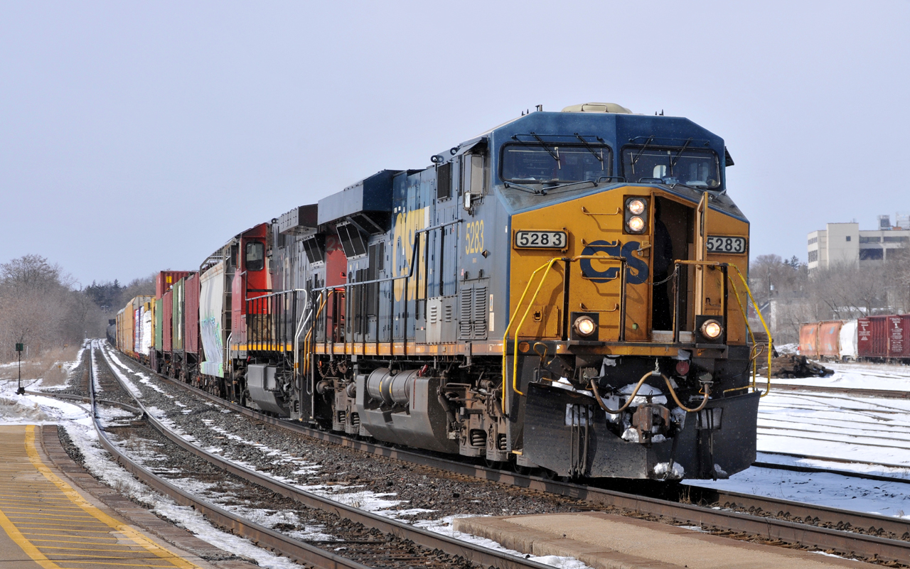 Railpictures.ca - James Gardiner Photo: CSXT 5283, and CN 2567 lead 90 cars on CN X398. This set ...