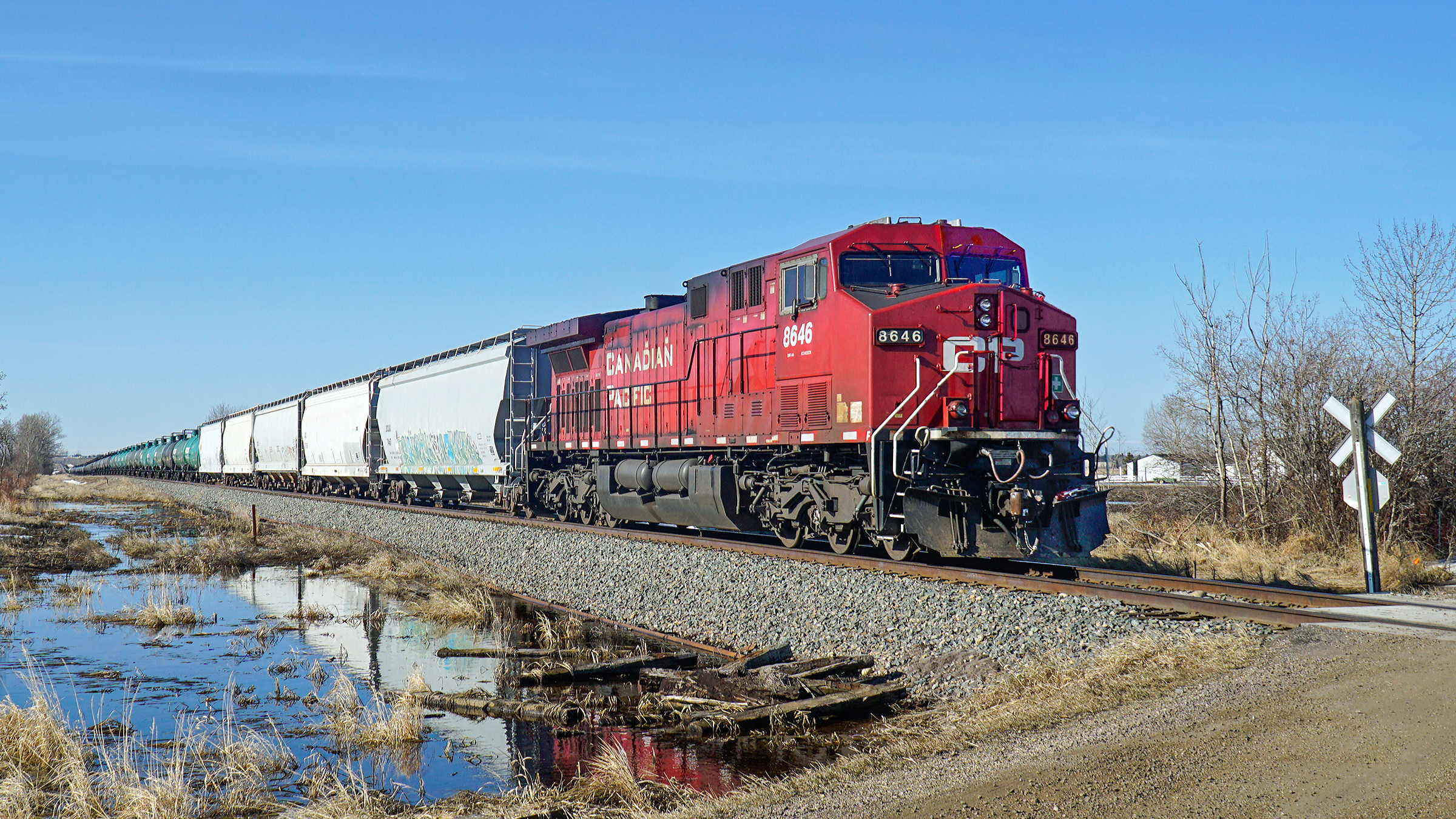 Railpictures.ca - colin arnot Photo: AC4400CW CP 8646 is the rear DP on this oil train making it ...