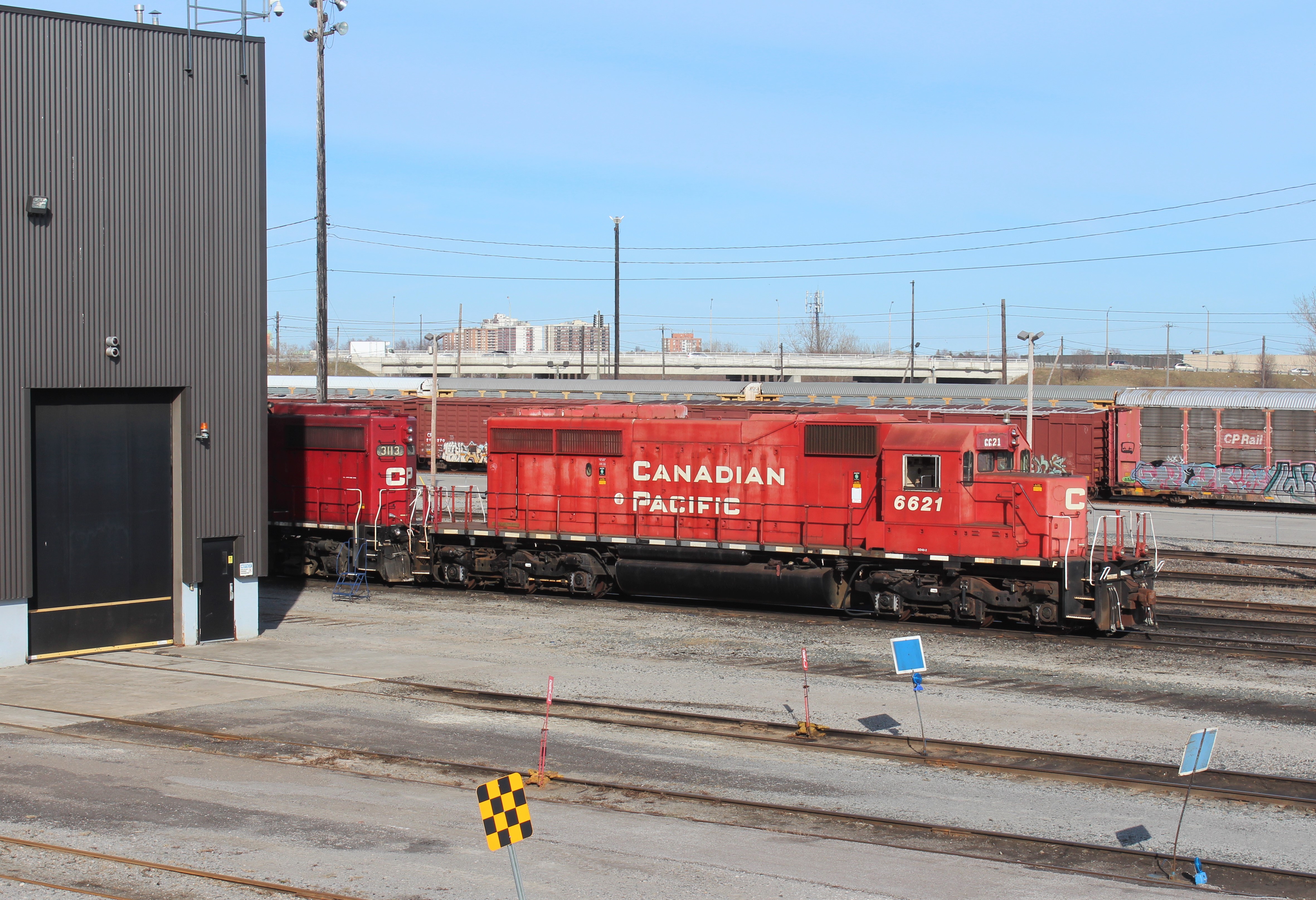 Railpictures.ca - Paul Santos Photo: SD40-2 6621 on shop track 6 west with the Markham Road ...