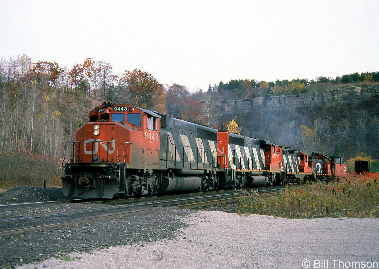 Railpictures.ca - Bill Thomson Photo: A westbound CN freight heads through Dundas with GP40-2LW ...