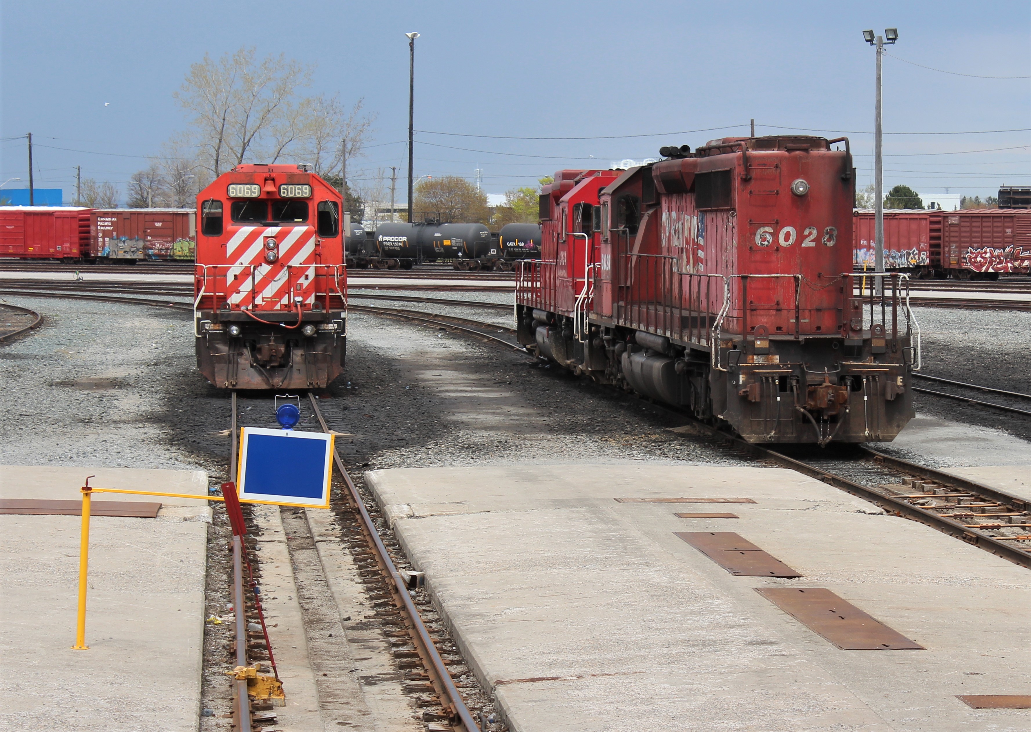 Railpictures.ca - Paul Santos Photo: SD40-2 6028 is back out after it’s inspection while 6069 ...