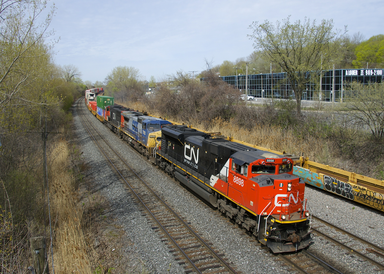 Railpictures.ca - Michael Berry Photo: The power on CN 120 is usually comprised of mostly GE AC ...