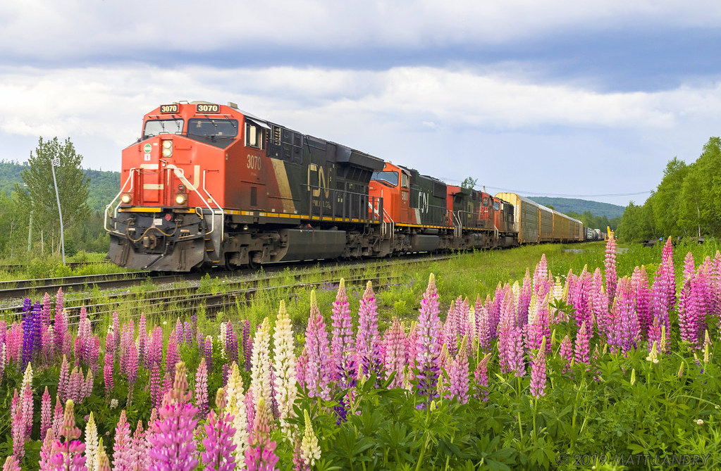 Railpictures.ca - Matt Landry Photo: Tier 4 CN 3070 leads train 305, about to crest the hill at ...