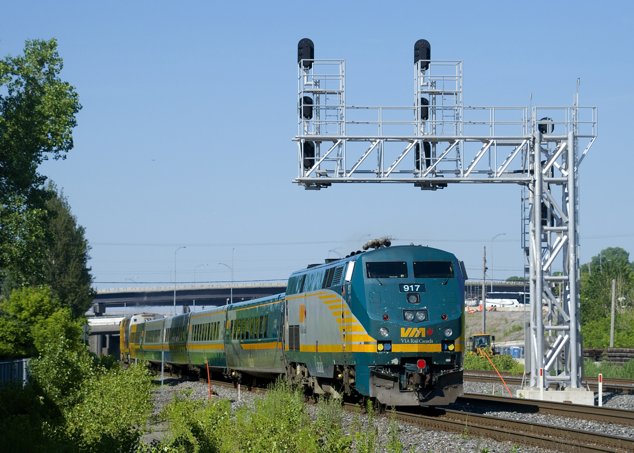 Railpictures.ca - Michael Berry Photo: Unwrapped VIA 917 brings up the rear of VIA 63 as it ...