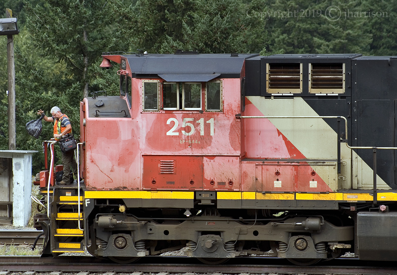 Railpictures.ca - Joe Harrison Photo: CN 2511 with the 2620 trailing and westbound at Boston Bar ...