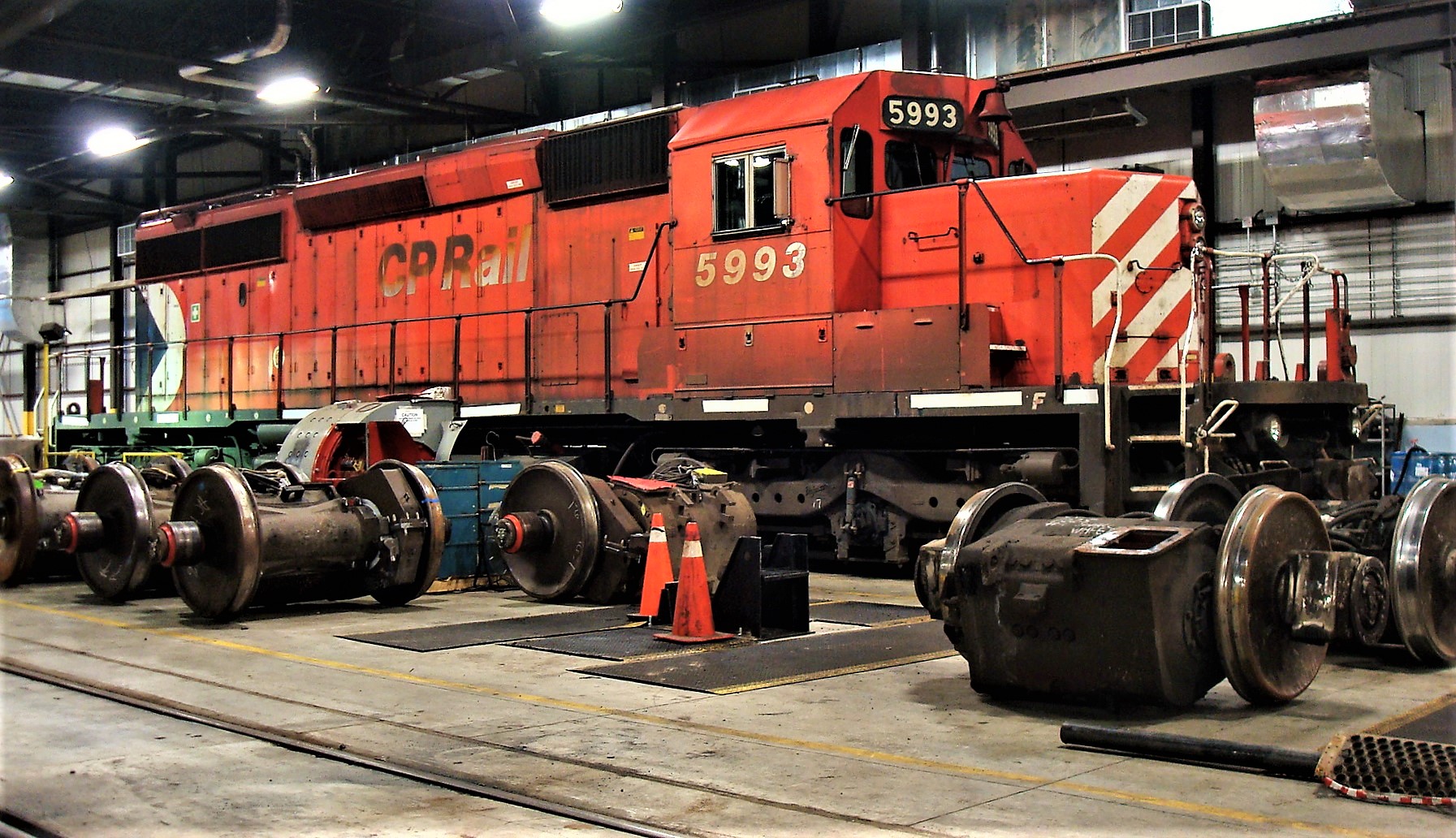 Railpictures.ca - Paul Santos Photo: SD40-2 5993 in loco plant #2 with it’s rear truck on the ...