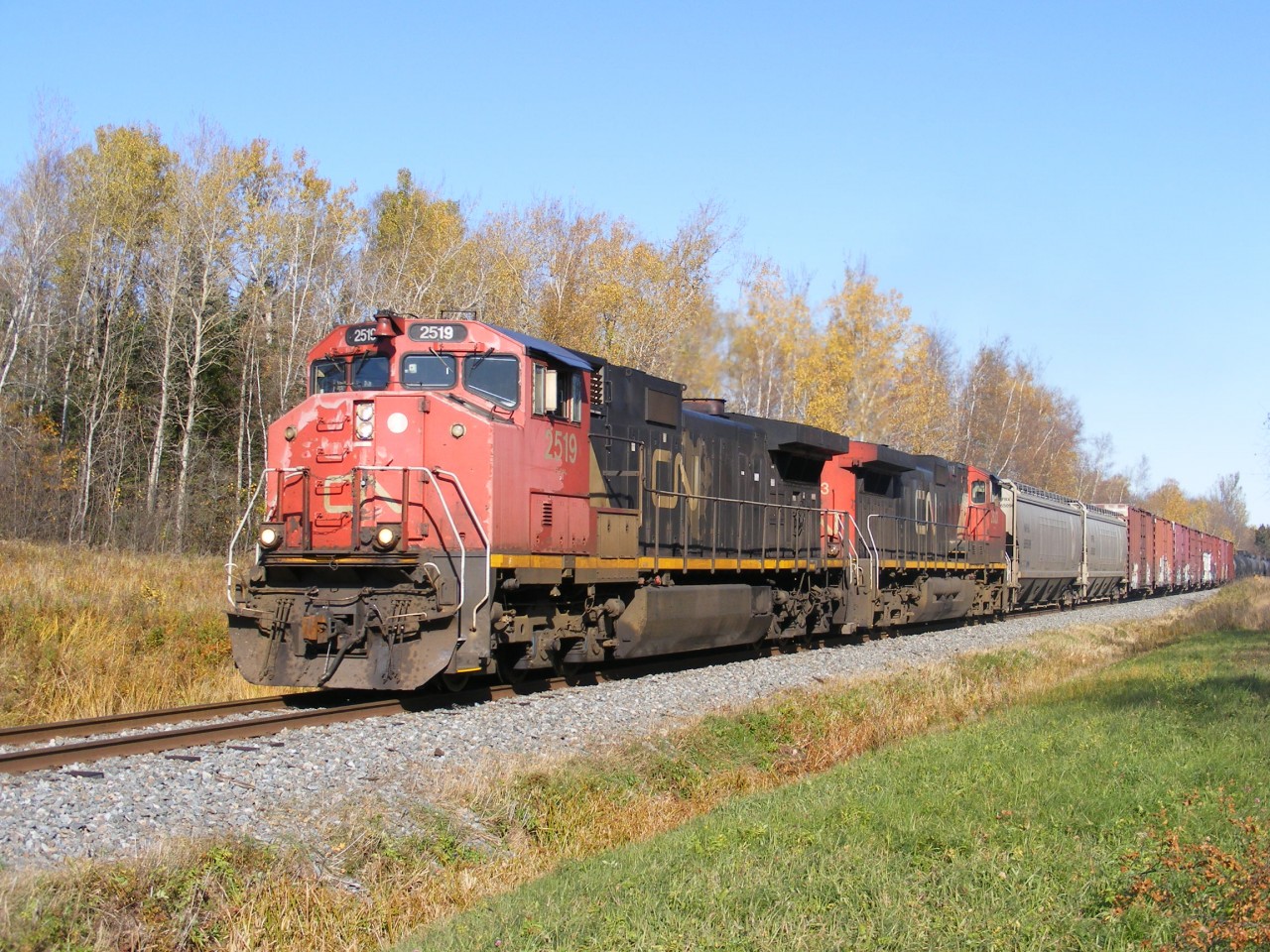 Railpictures.ca - Kevin Gaudet Photo: CN C44-9WL 2519 leads train #406 westbound to Saint John ...