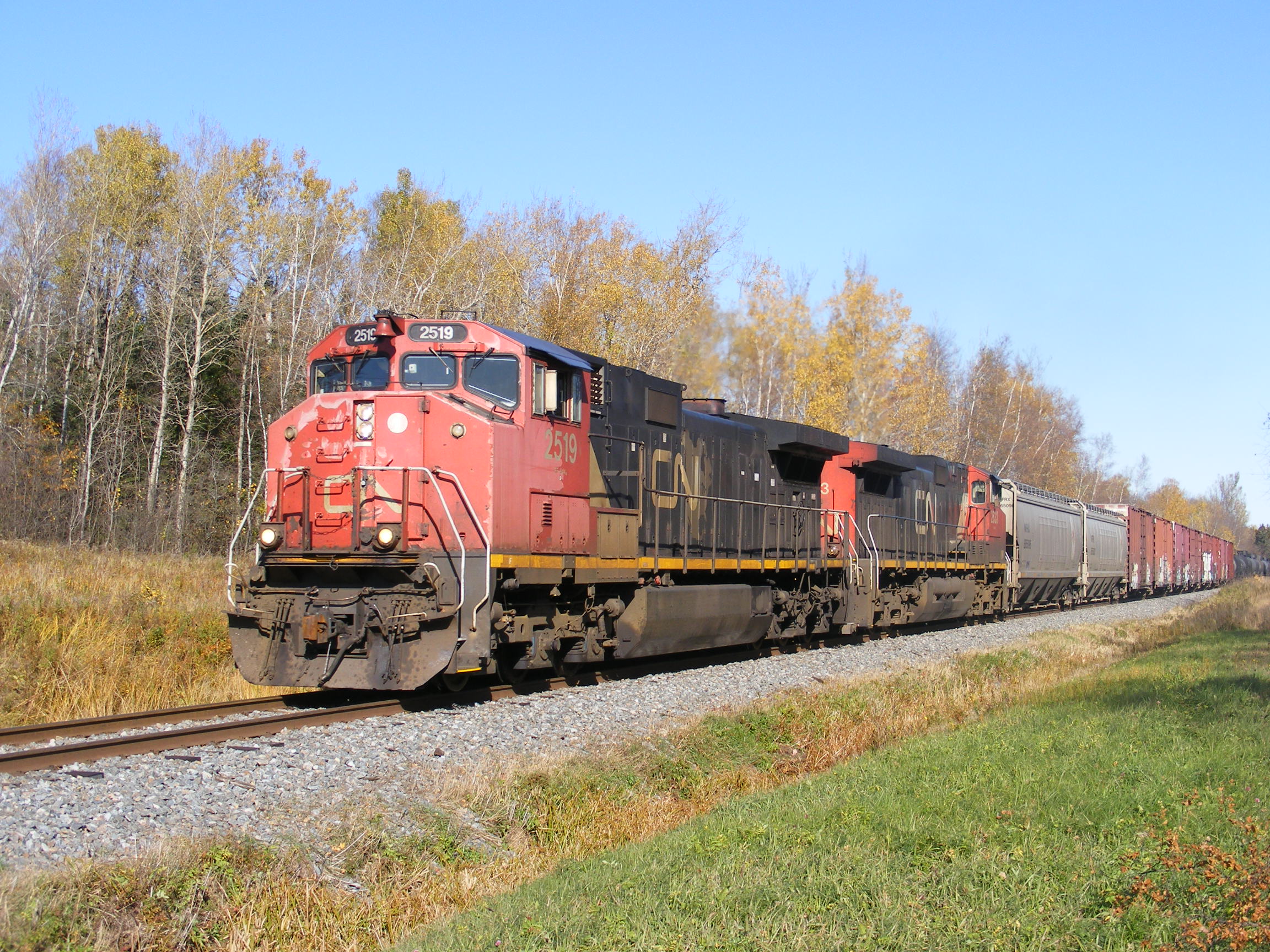 Railpictures.ca - Kevin Gaudet Photo: CN C44-9WL 2519 leads train #406 westbound to Saint John ...