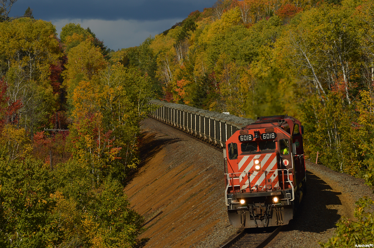 Railpictures.ca - MuskokaMoFo Photo: CP 6018 East leads the Levack turn towards Sprecher ...