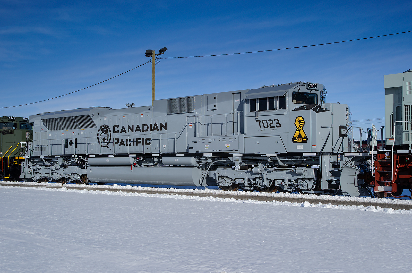 Railpictures.ca - Tim Stevens Photo: Roster shot of CP 7023 wearing the Air Force scheme ...