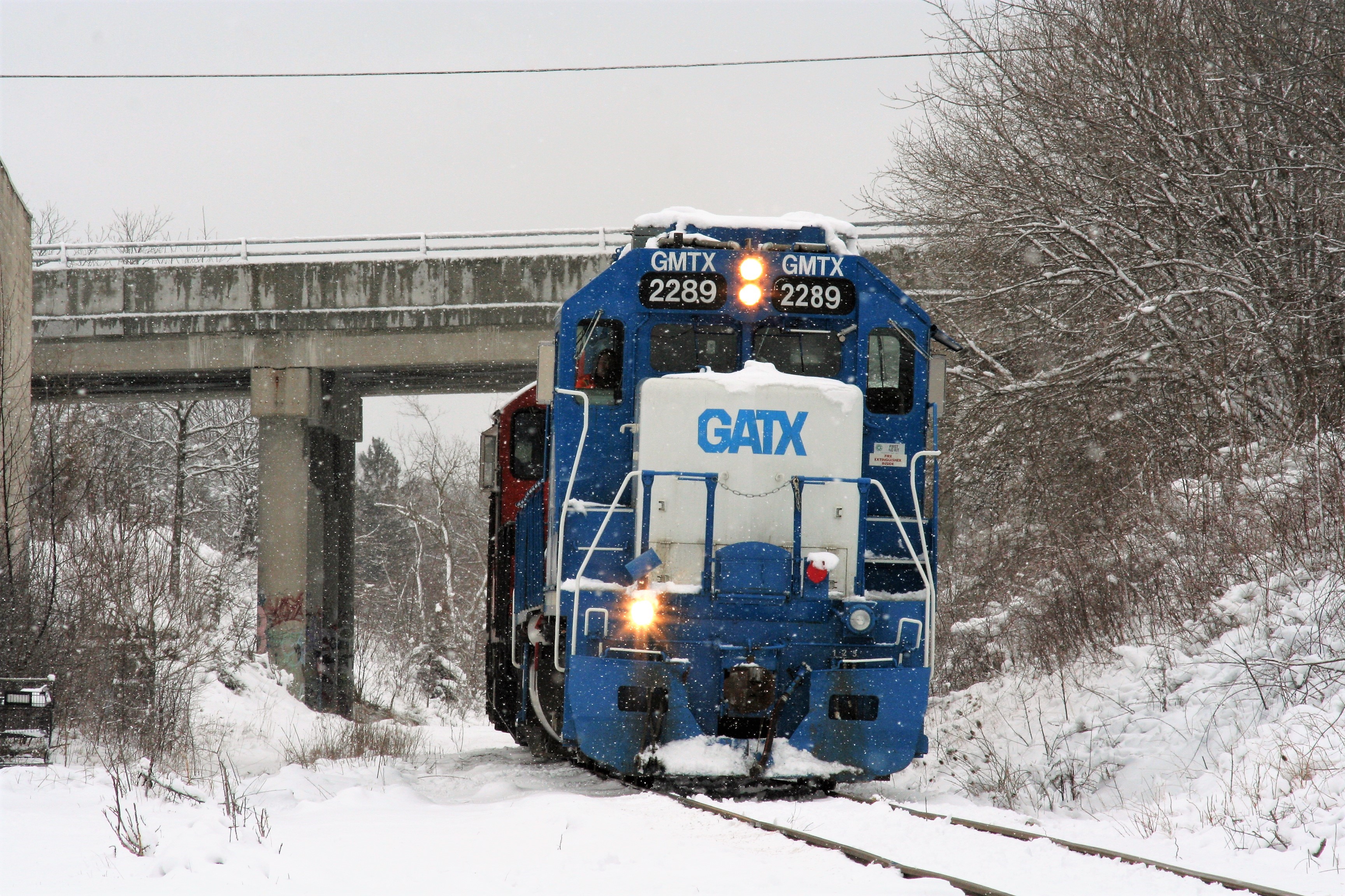 Railpictures.ca - Jason Noe Photo: The calendar might say spring; however CN L568 is rolling ...