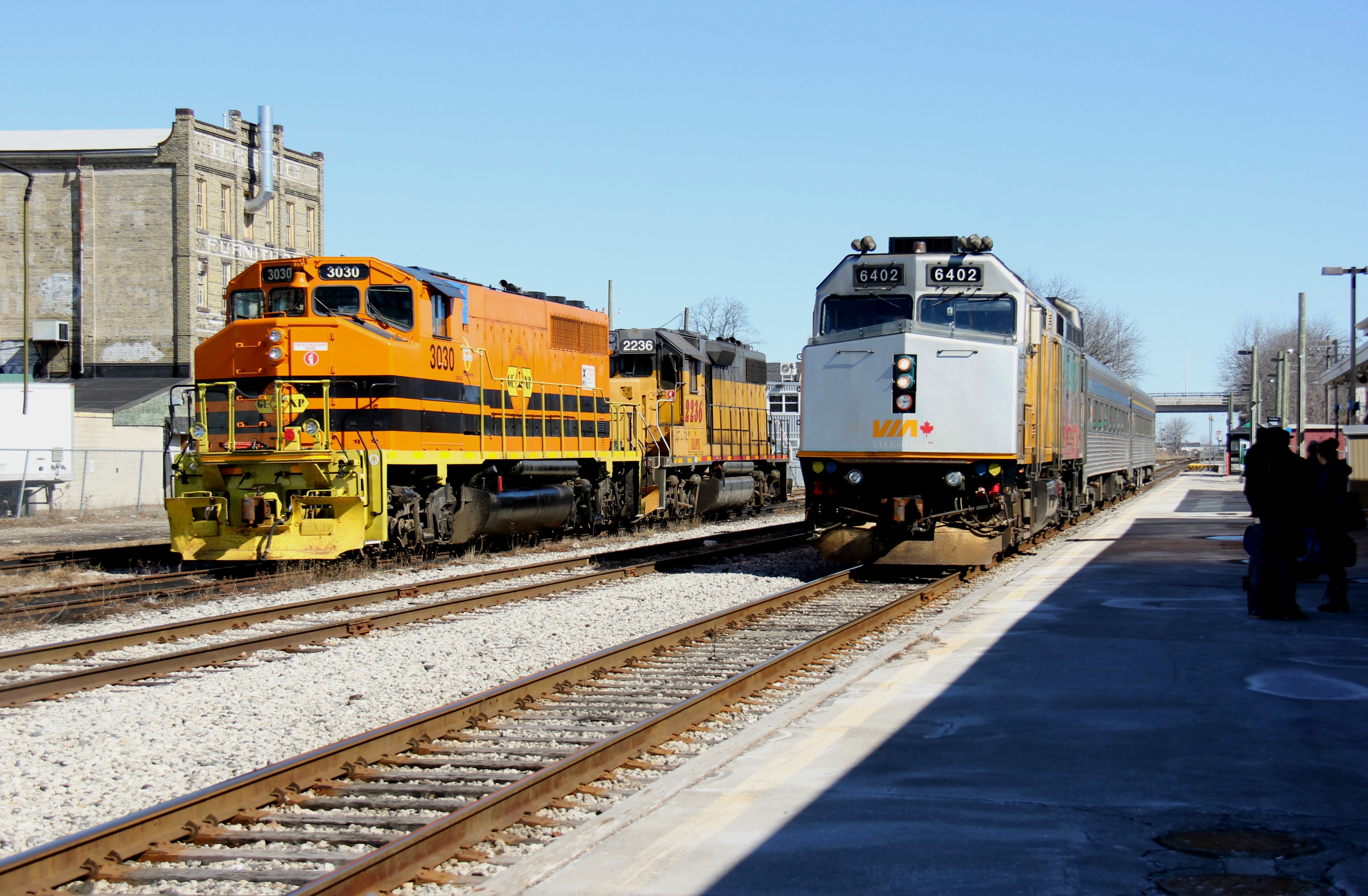 Railpictures.ca - Kevin Flood Photo: My photo of the week (Apr. 26-May 2) is of VIA 85 alongside ...