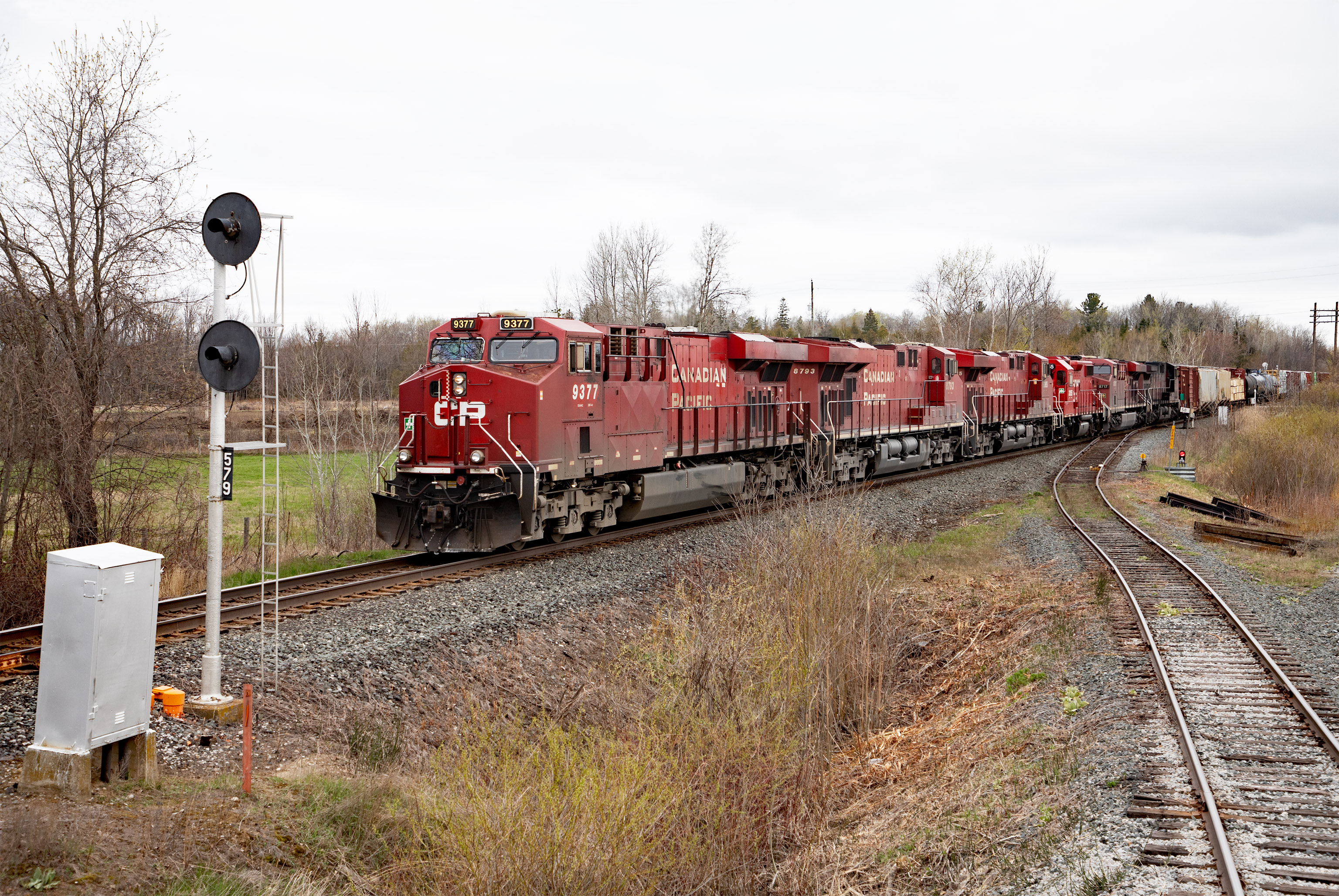 Railpictures.ca - Steve Bradley Photo: CP 420 has just finished lifting 5 cars from the BCRY ...