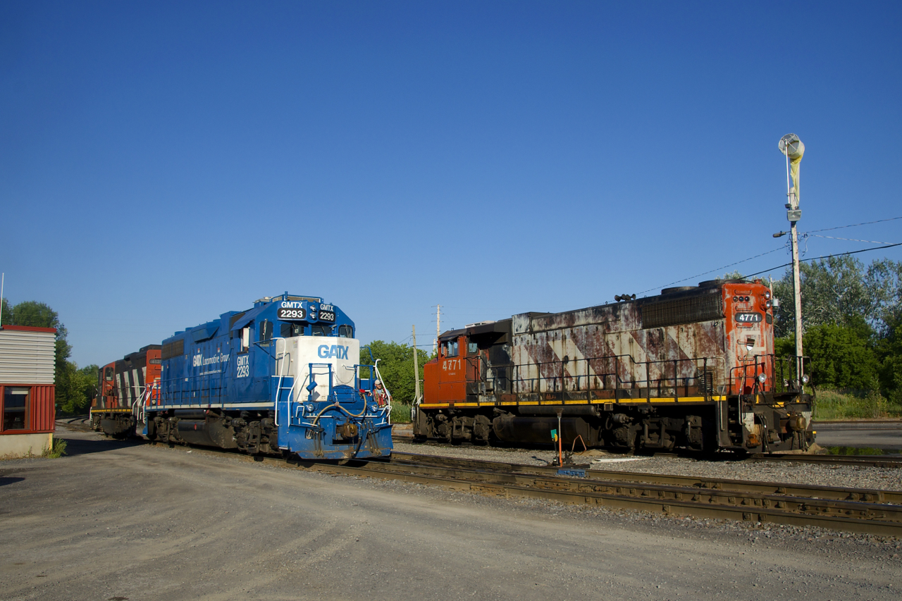 Railpictures.ca - Michael Berry Photo: CN 536 with GMTX 2293 and CN 4141 is passing parked CN ...