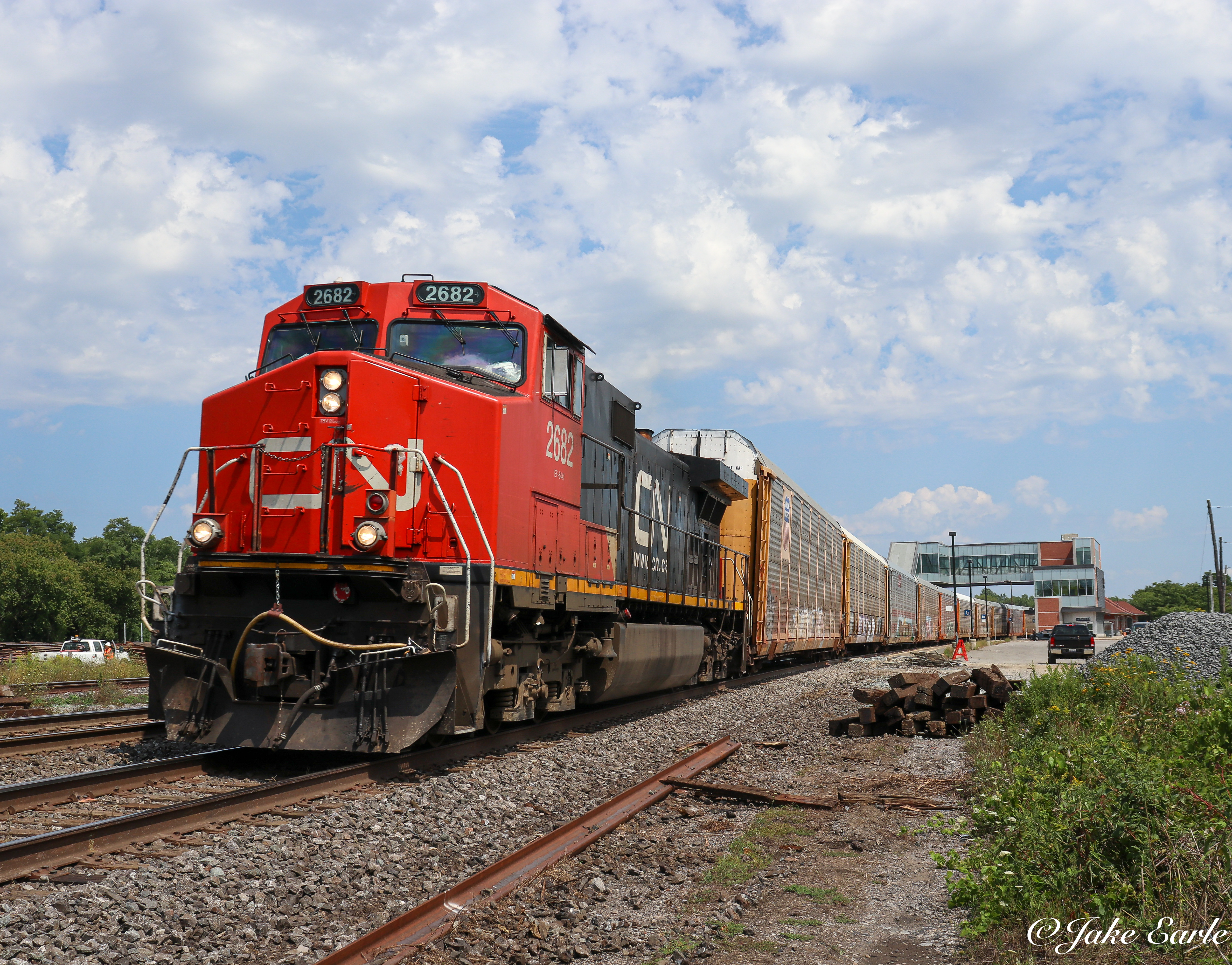 Railpictures.ca - Jake Earle Photo: A solo Dash944CW (2682) is seen coming slowly past Cobourg ...