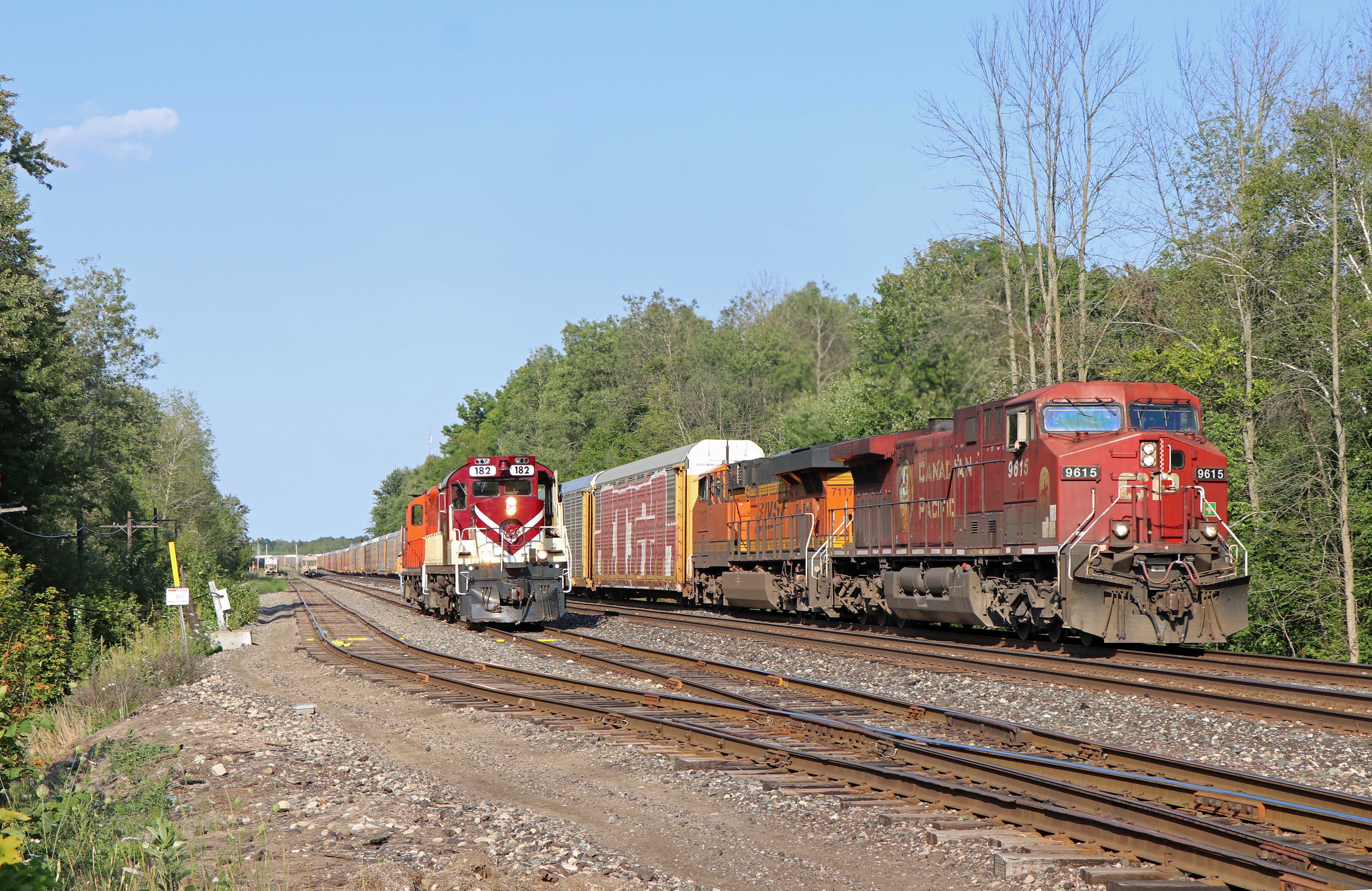 Railpictures.ca - John Eull Photo: CP train 147 overtakes an Ontario Southland Railway ...
