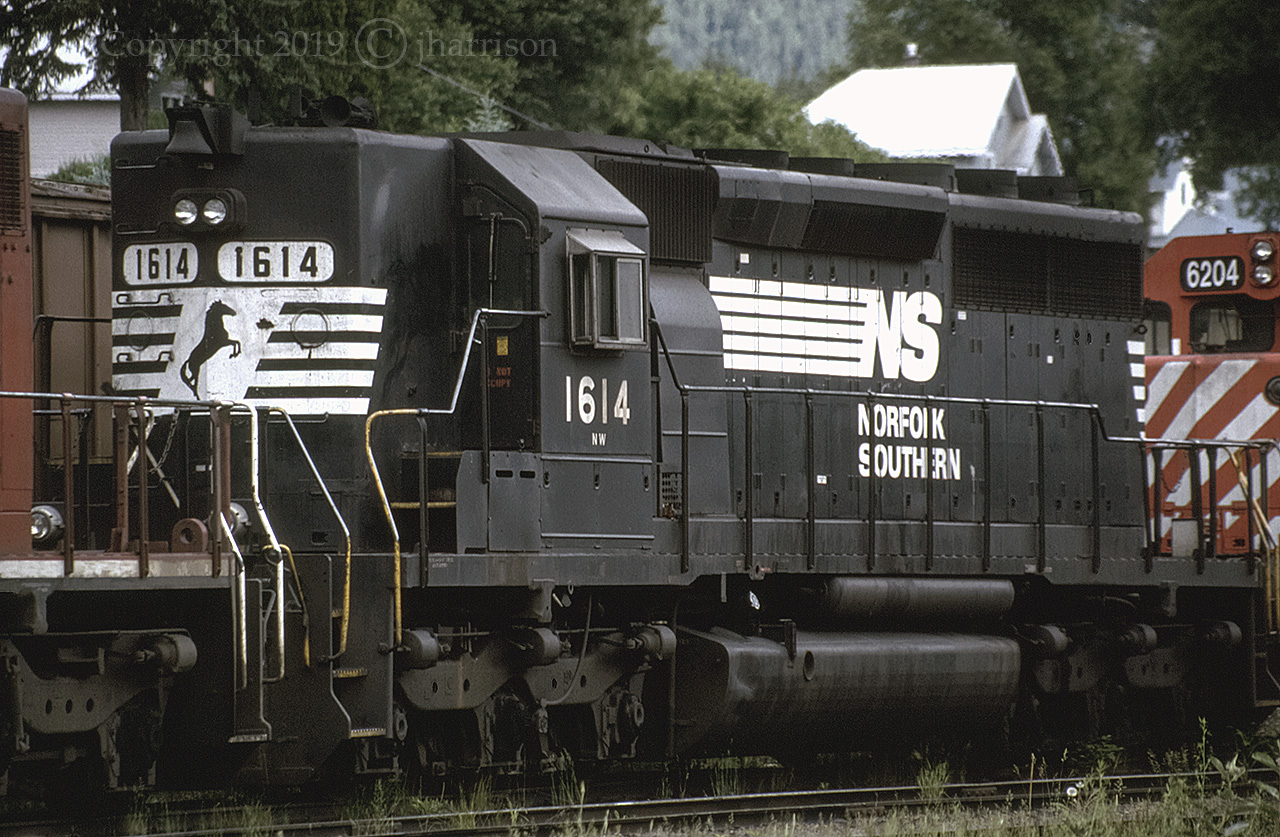 Railpictures.ca - Joe Harrison Photo: NS 1614, an EMD SD40, was built in May of 1971 as NW 1614 ...