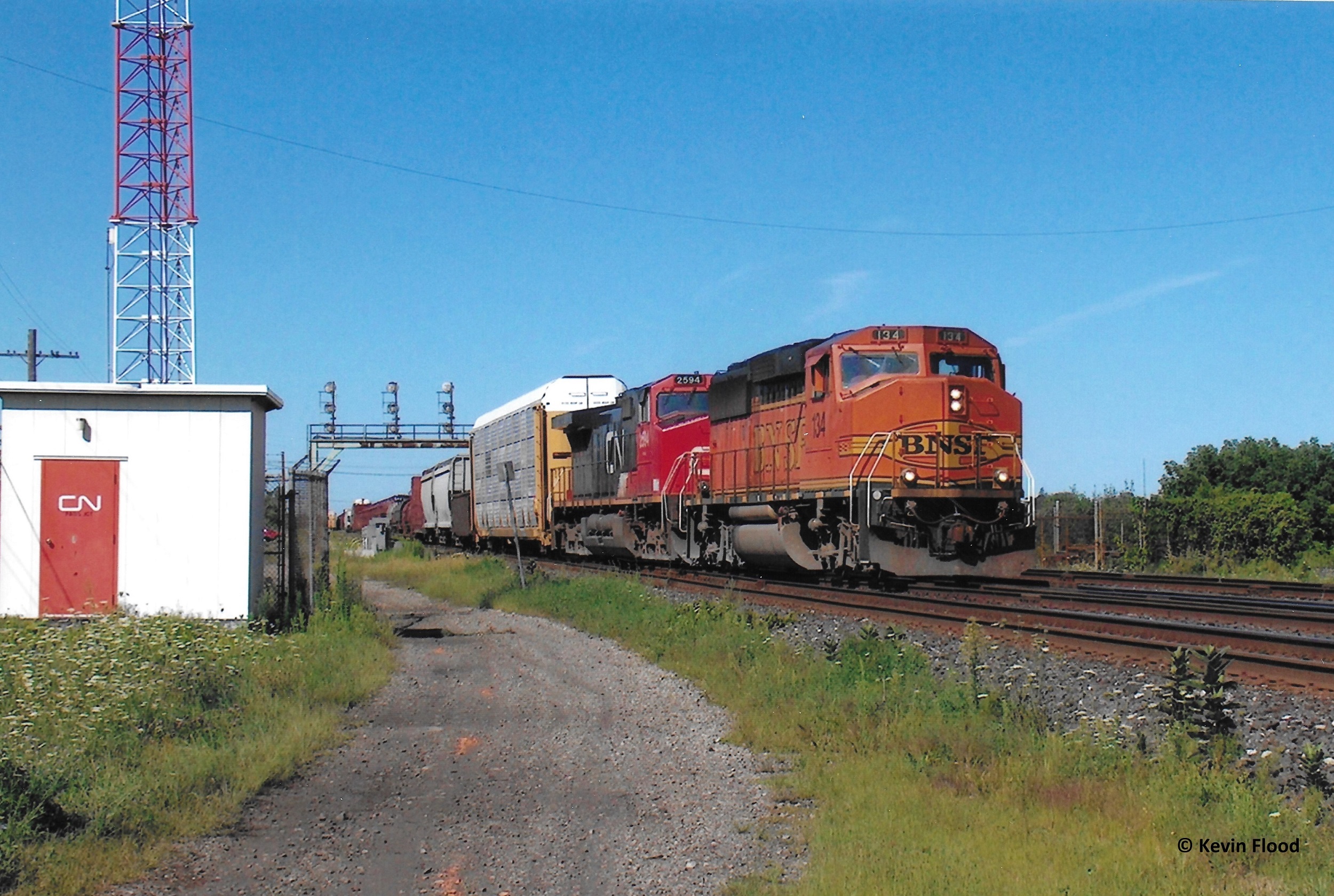 Railpictures.ca - Kevin Flood Photo: Here is another interesting 2006 era catch from my archives ...