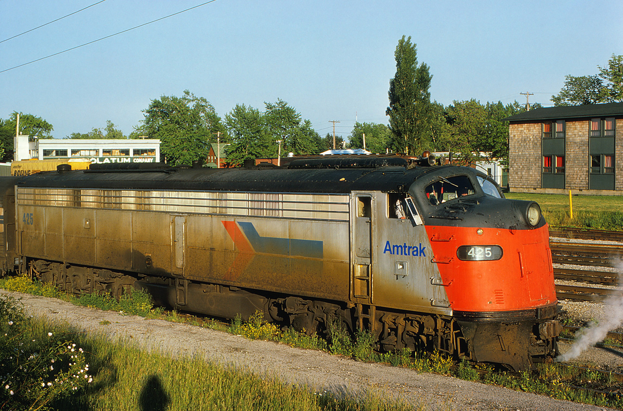 Railpictures.ca - Photographer unknown, Jakob Mueller collection Photo: Amtrak E9A 425 brings ...