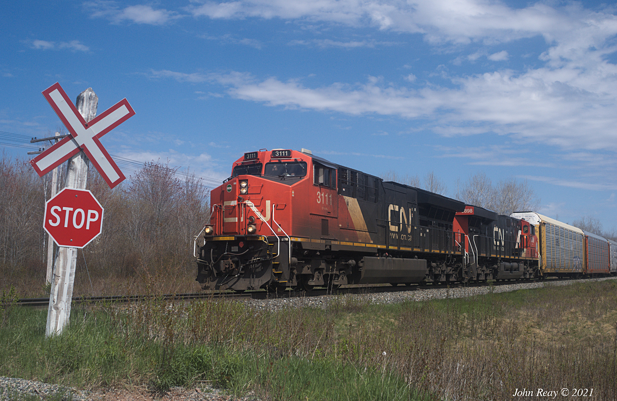Railpictures.ca - John Reay Photo: CN 3111 and CN 3898 lead train A407 at a rural grade crossing ...