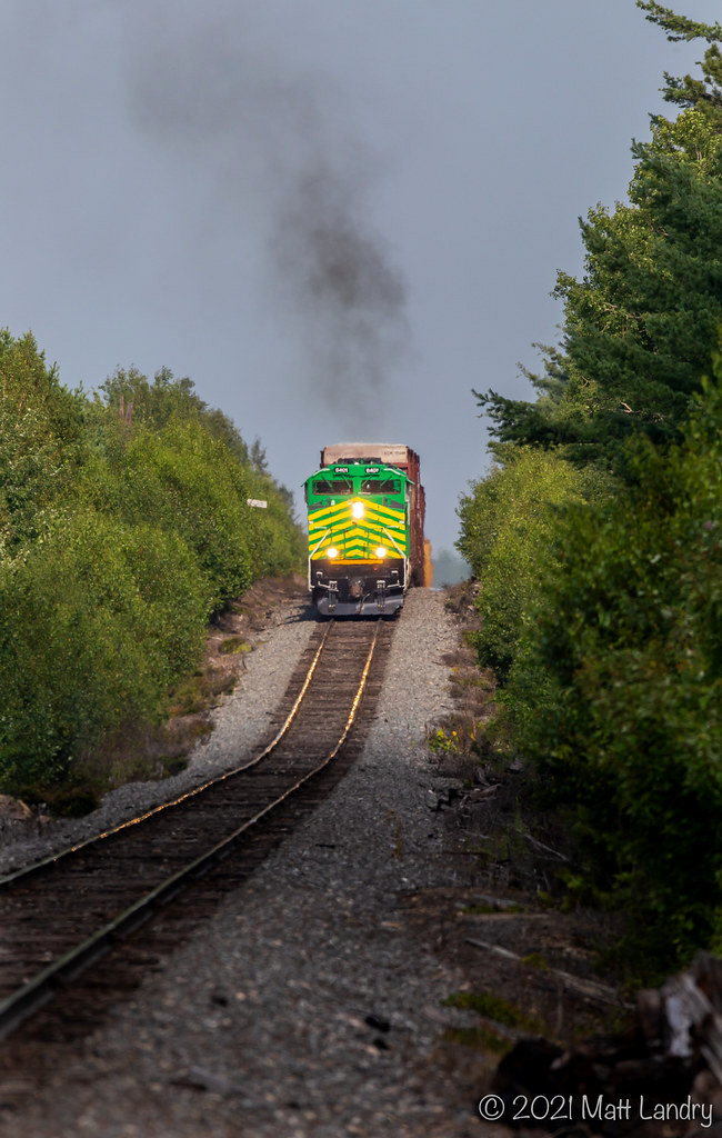 Railpictures.ca - Matt Landry Photo: The sun and the clouds were at the right place at the right ...