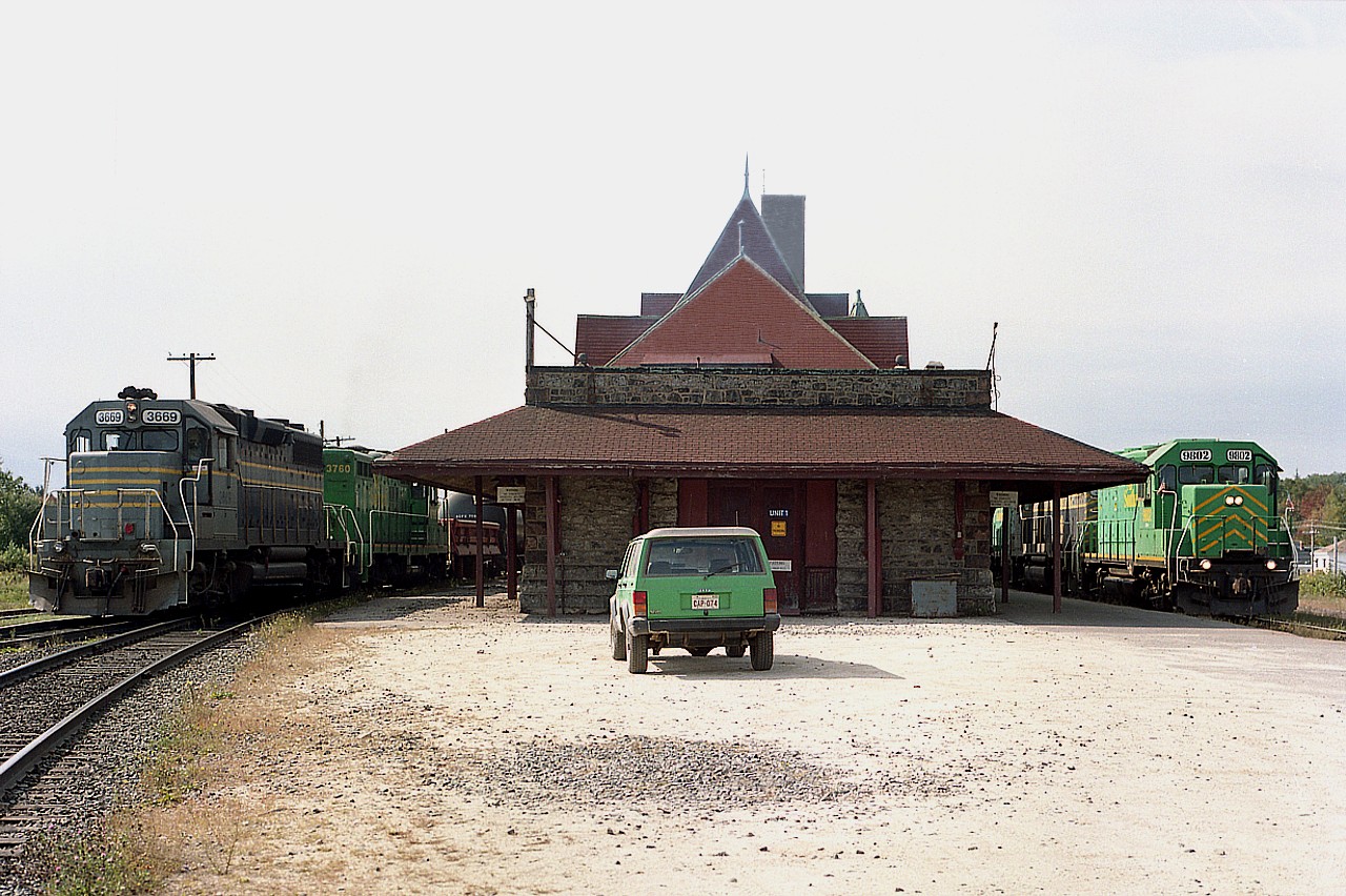 Railpictures.ca - A.W.Mooney Photo: A bit of action around the historic McAdam station as NBSR ...