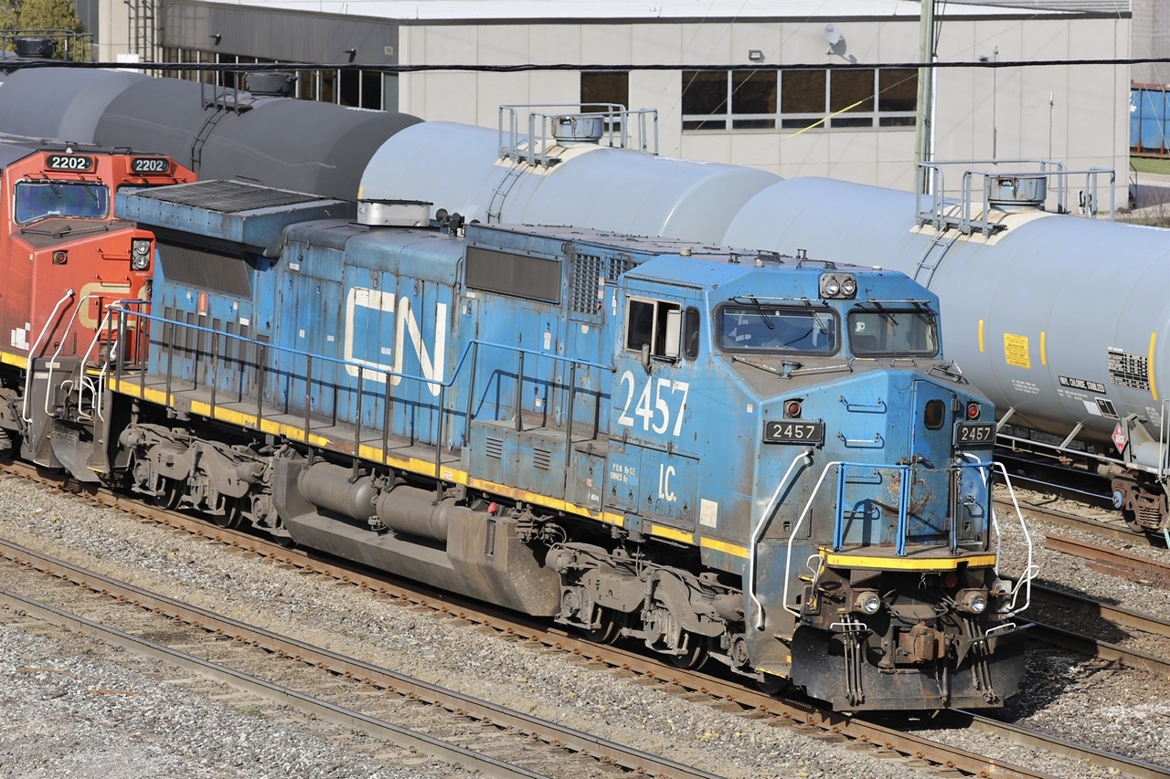 Railpictures.ca - Lion Liu Photo: 2021.03.31 IC 2457 leading CN Z121 light power into Mac Yard ...
