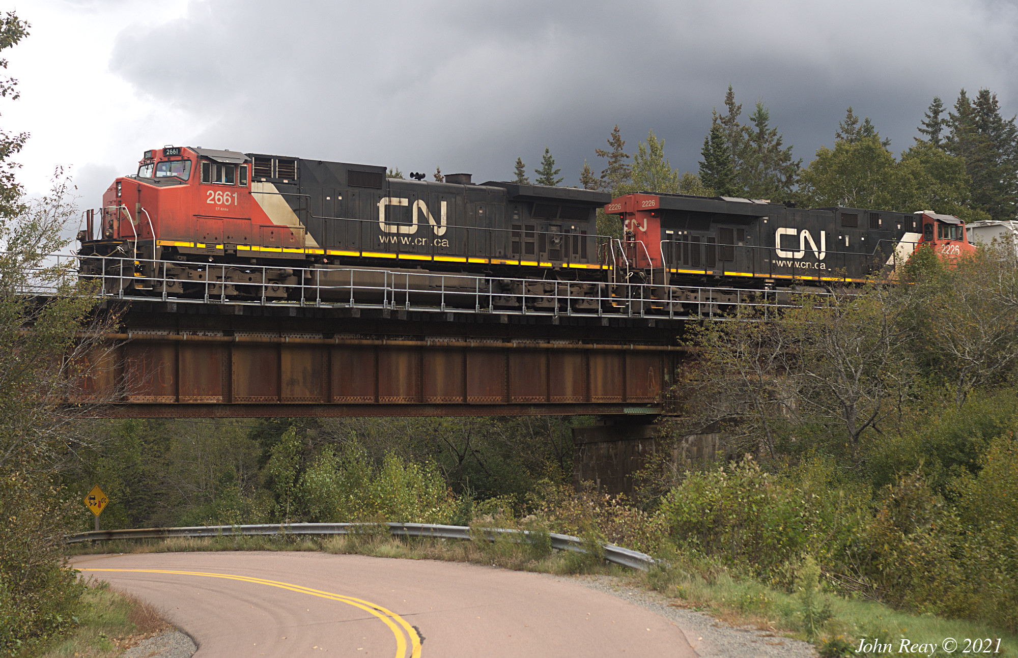 Railpictures.ca - John Reay Photo: Oct 2nd 2021 @ 12:01, after a meet with Z120 at Springhill ...
