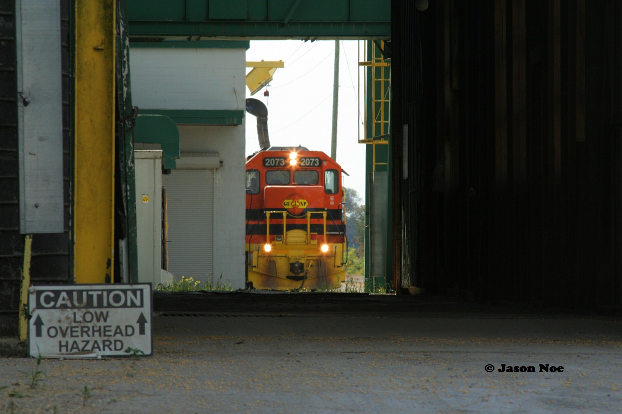 Railpictures.ca - Jason Noe Photo: GEXR train 581 works the farming town of Hensall, Ontario ...