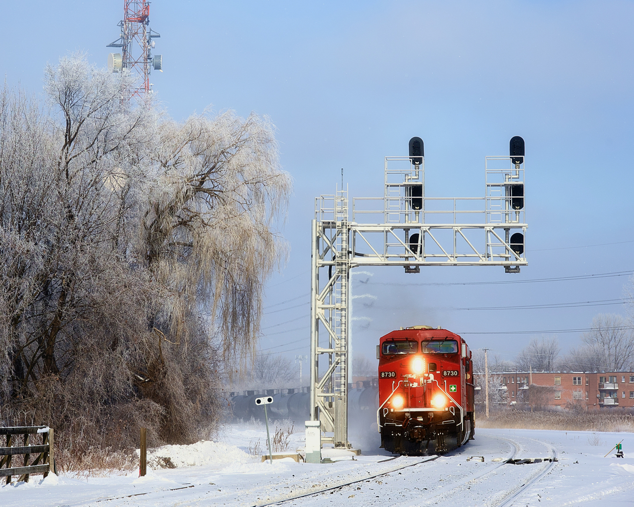 Railpictures.ca - Michael Berry Photo: Loaded ethanol train CP 650 is approaching Lasalle ...