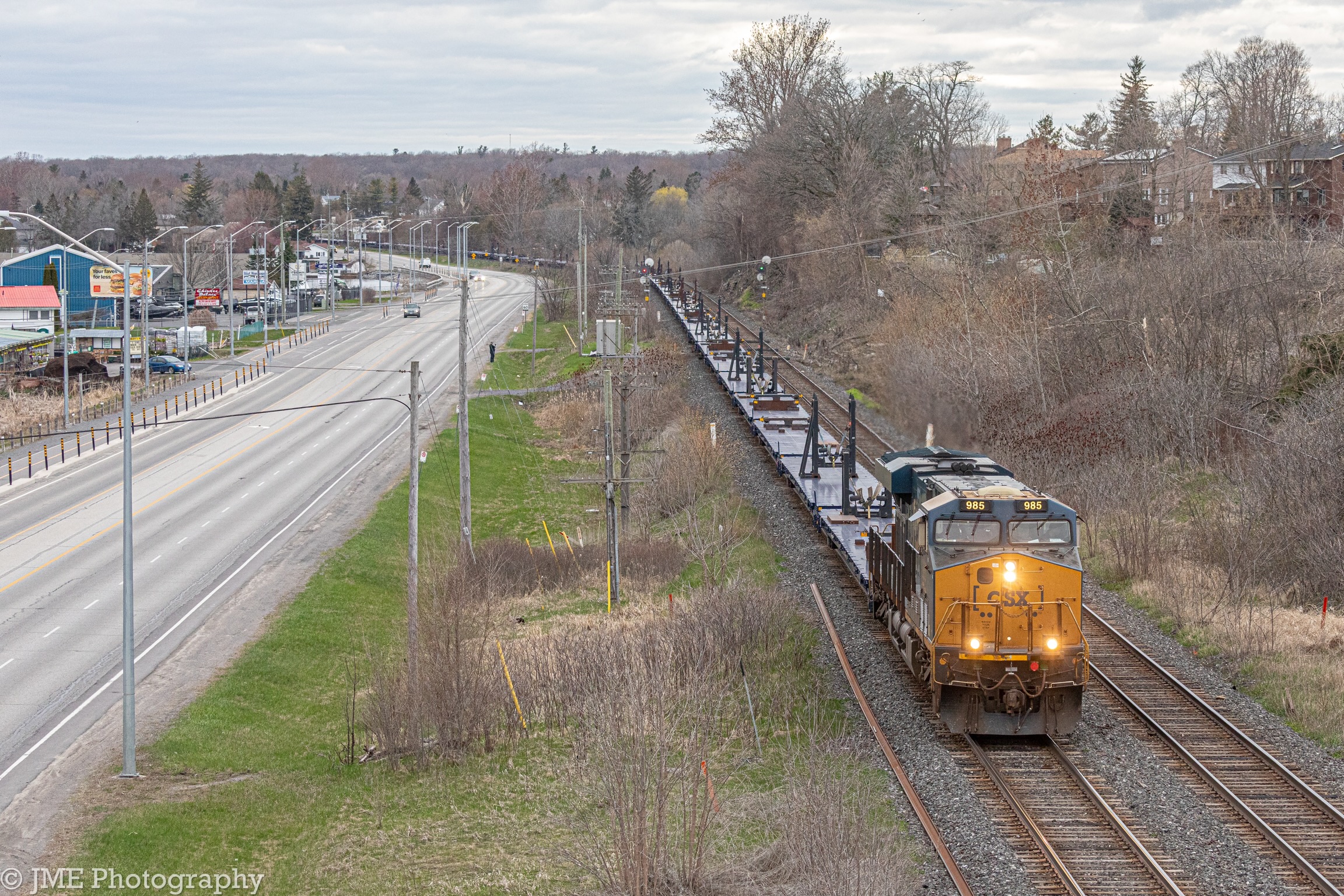Railpictures.ca - Jake Earle Photo: CN X388 is highballing through the outskirts of Kingston ...